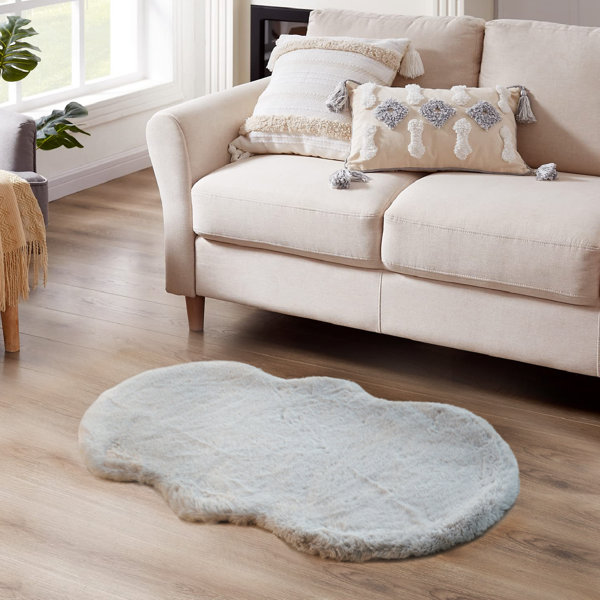 Mercer41 Hiroaki Cozy Faux Rabbit Fur Area Rug Machine Washable Rug in ...