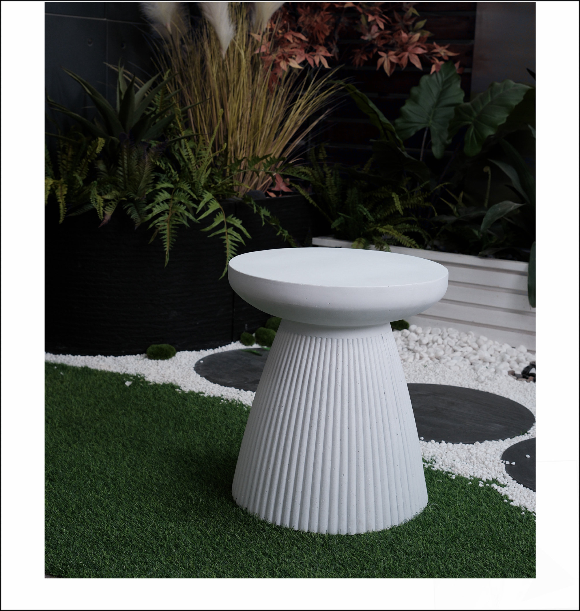 Corrigan Studio Decorative Garden End Table, 18.1" H Modern Heavy Duty ...