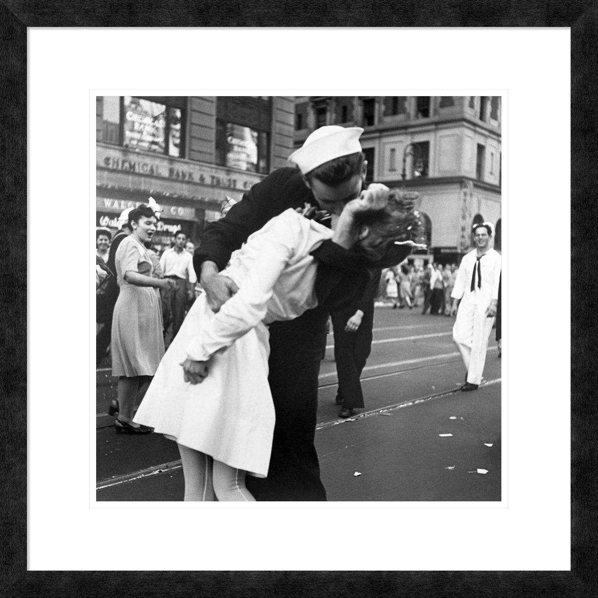 Global Gallery 'Kissing the War Goodbye in Times Square, 1945, II' by ...