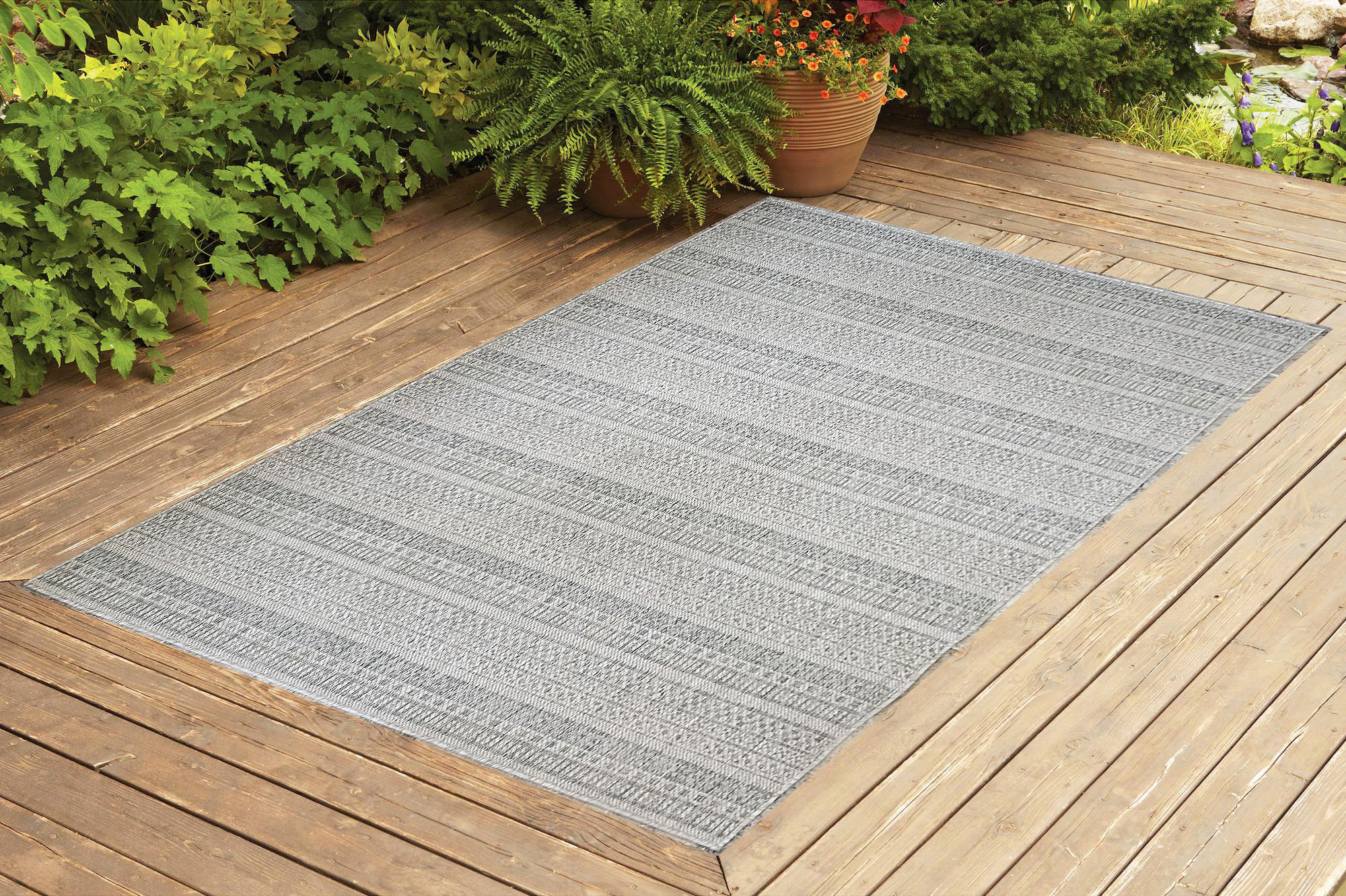 Gracie Oaks Cordova Printed Design Vibrant and Soft Gray Indoor/Outdoor ...