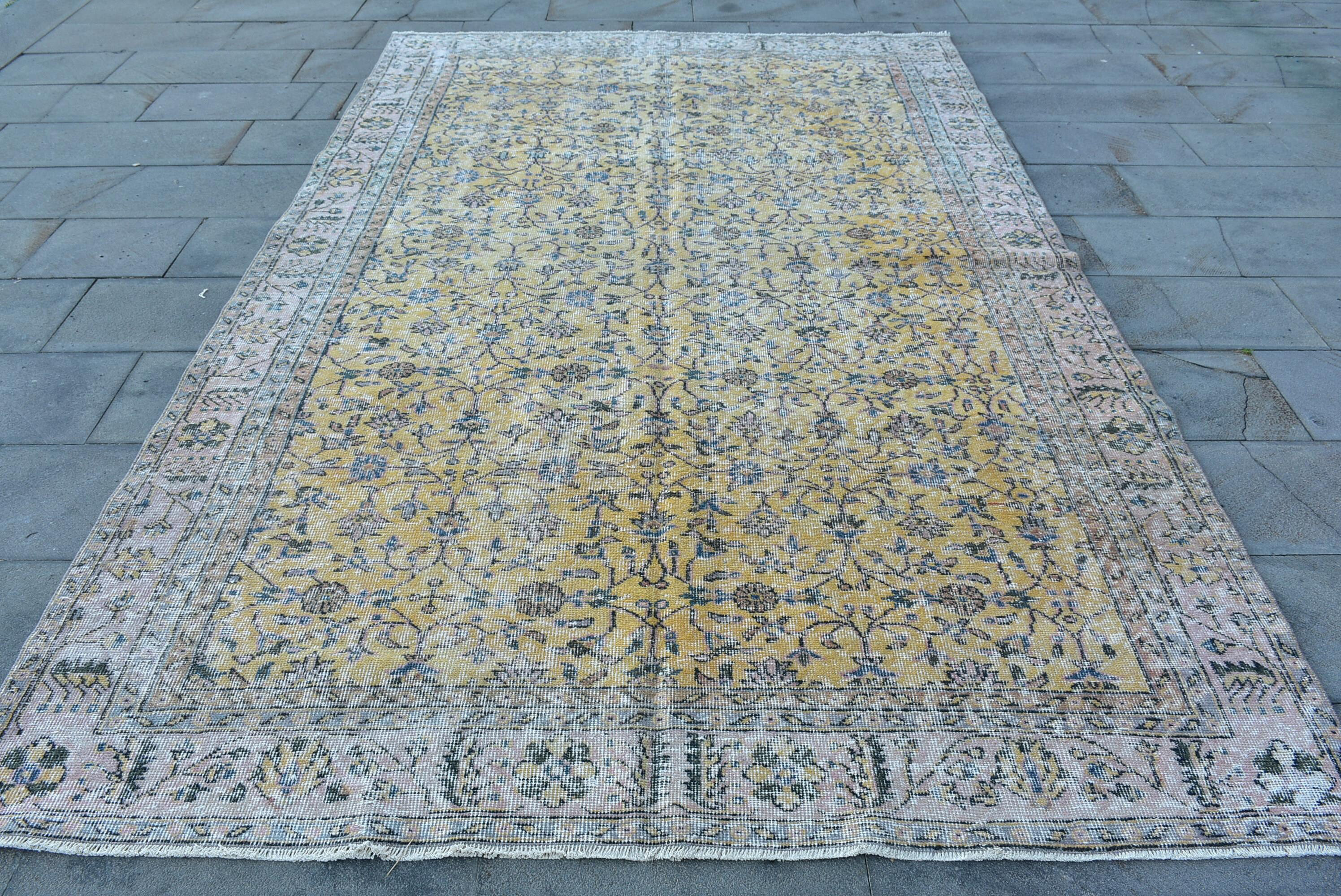 Isabelline Neathery One-of-a-Kind 78 X 122.4 1970s Area Rug Yellow ...