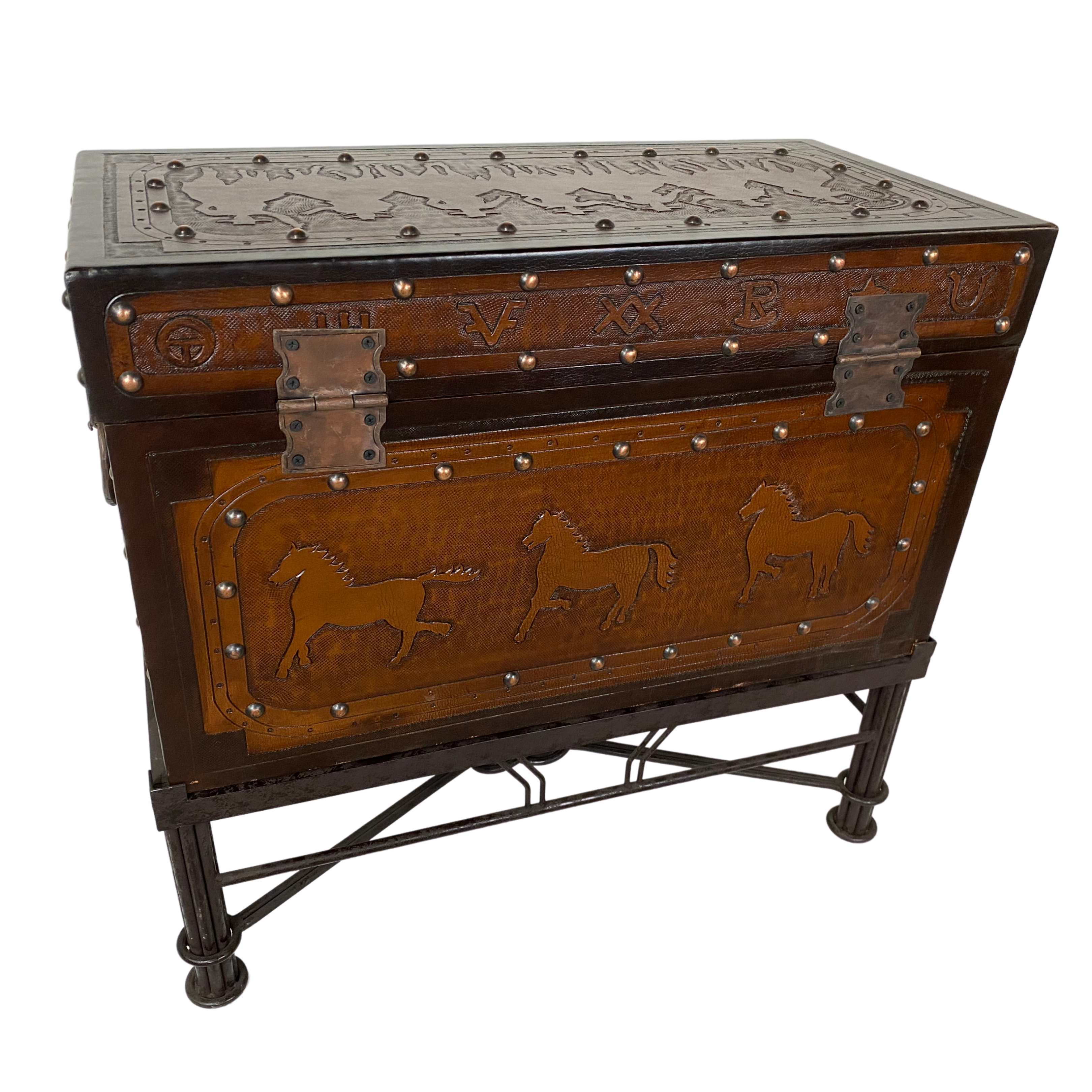 New World Trading Large Trunk Two Tones Posse Brown With Stand ...