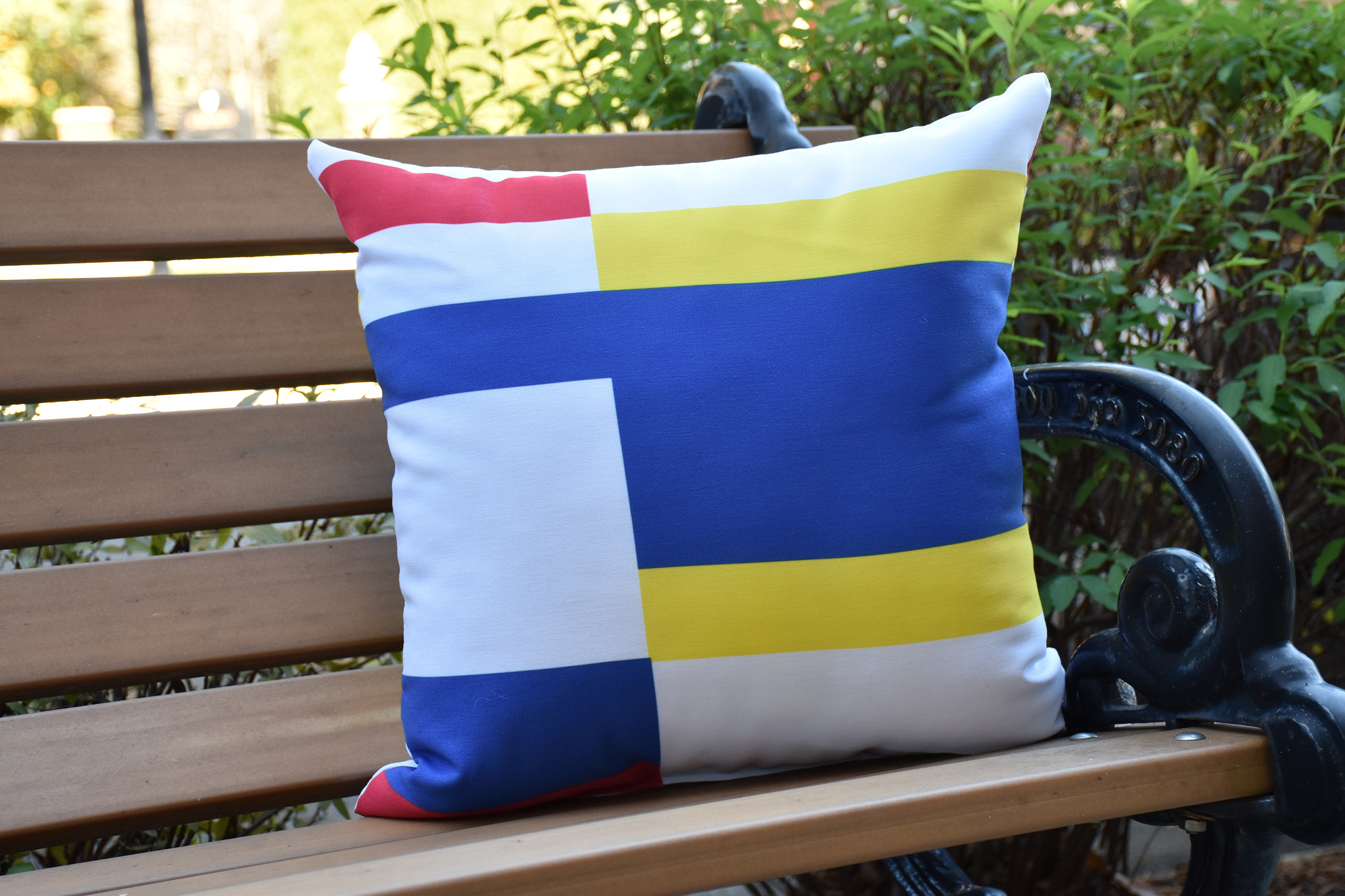 e by design Nantucket Multi Abstract Geometric Outdoor Square Pillow ...