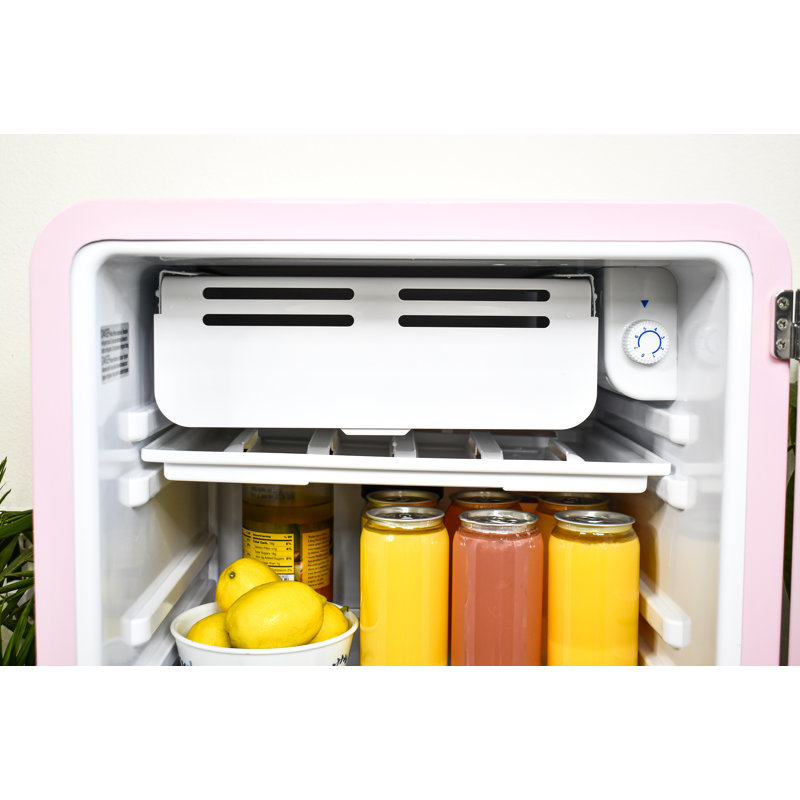Frigidaire FRIGIDAIRE Retro Compact Fridge with Chiller, 3.2 cu ft ...