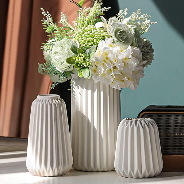Red Barrel Studio® Akiesha Ceramic Table Vase | Wayfair