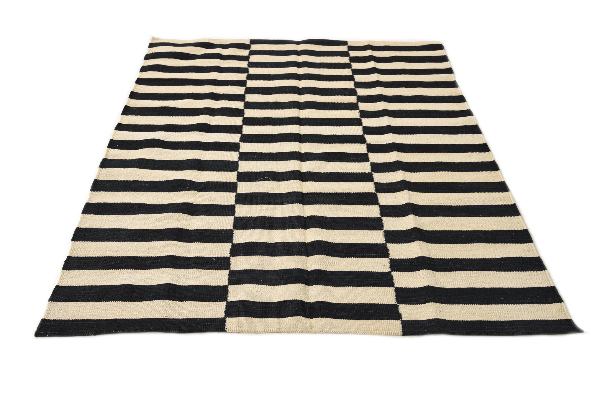 Isabelline Ohlson Black and White Rug | Wayfair
