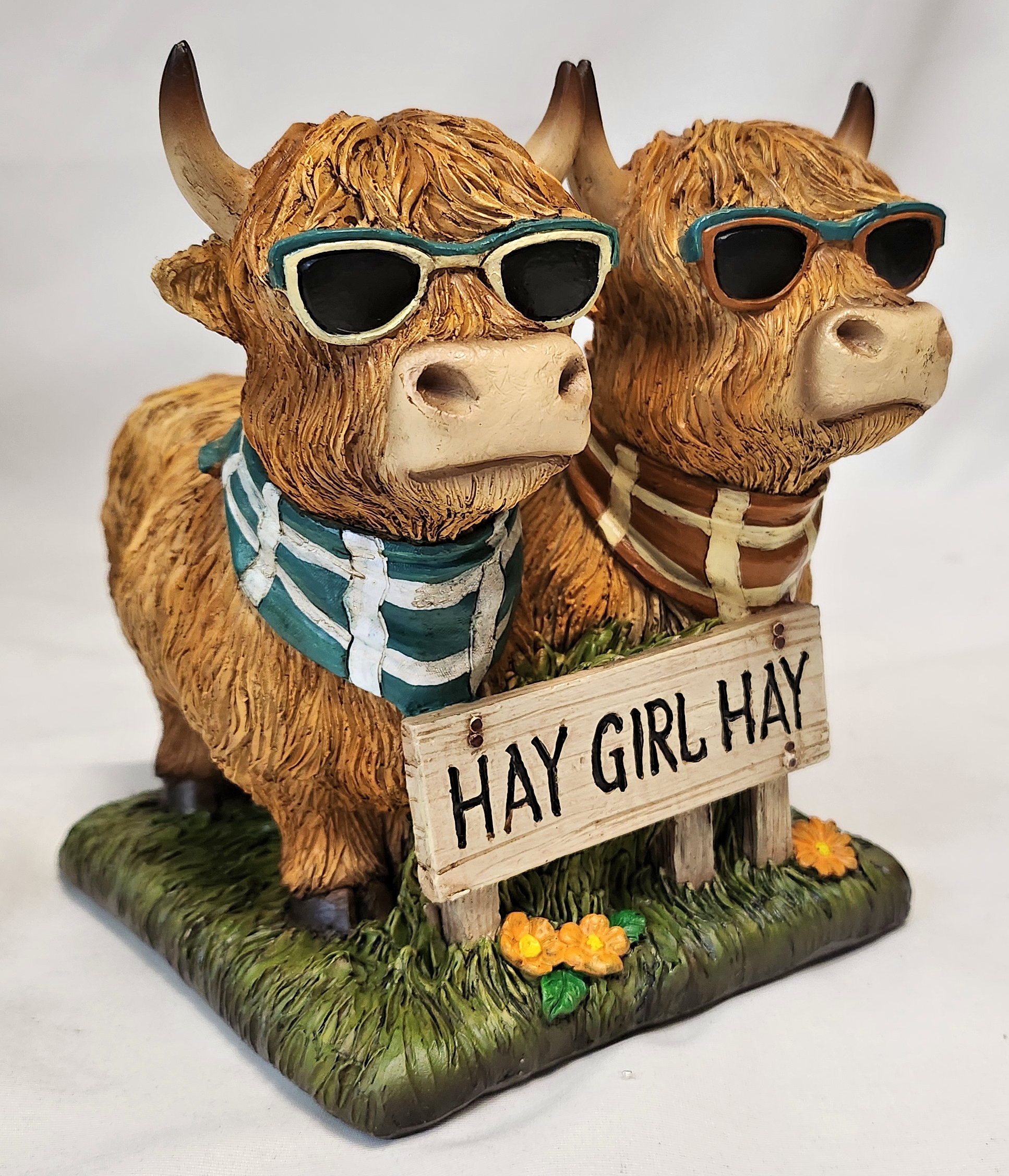 Gracie Oaks Polyresin Brown Highland Cow Twins Hay Girl Hay Farmhouse ...