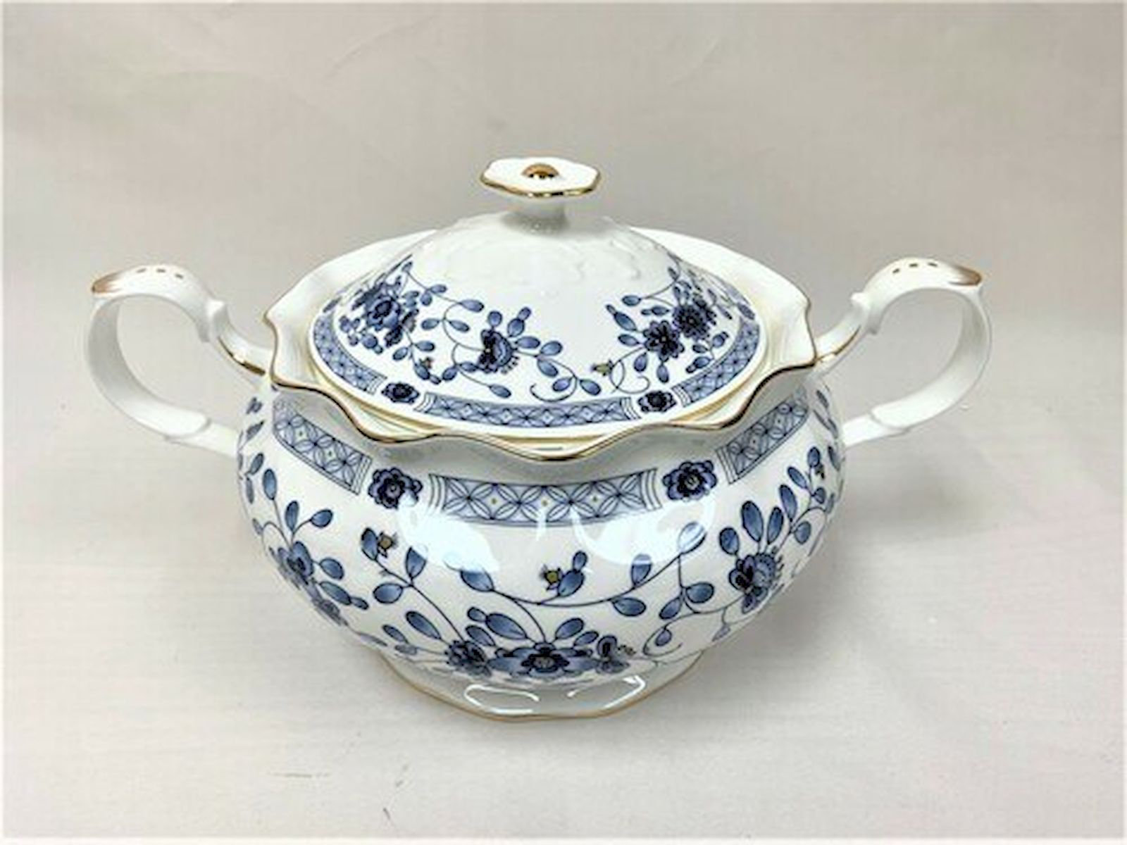 Rosdorf Park Bakari Blue Flowers Soup Tureen - Wayfair Canada