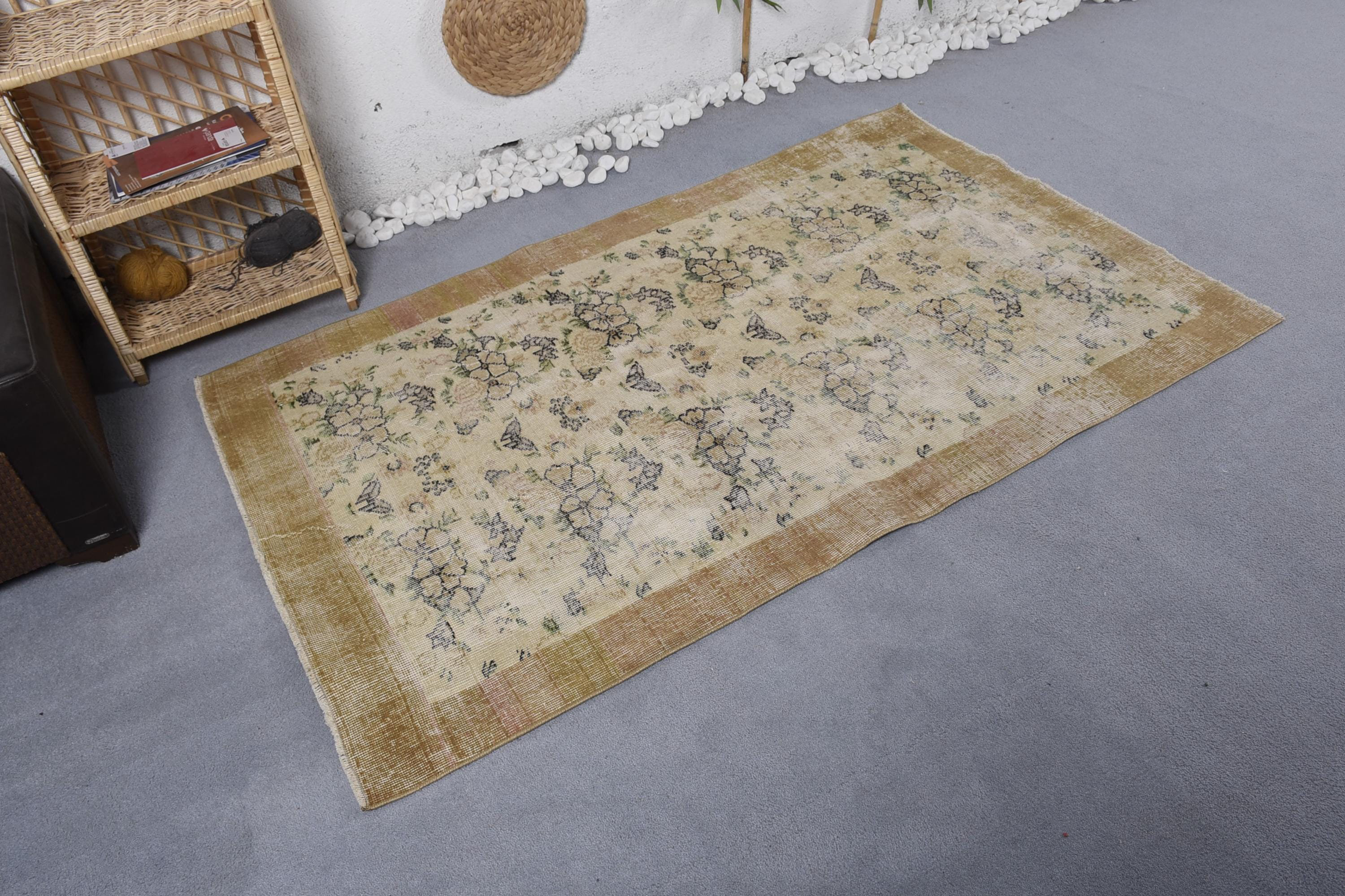 Isabelline 3.8x6.1 ft Accent Rug, Statement Rug, Vintage Rugs, Turkish ...