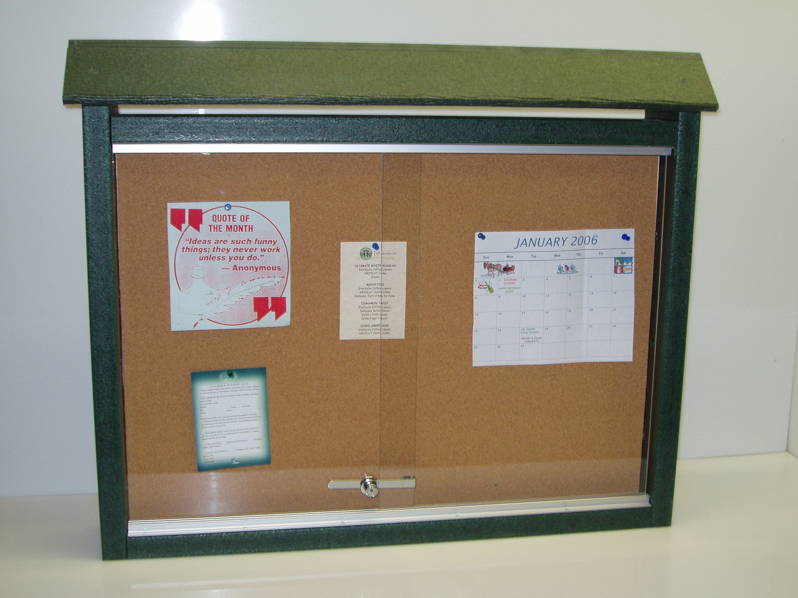 Frog Furnishings Recycled Plastic Medium Message Center One Side No ...