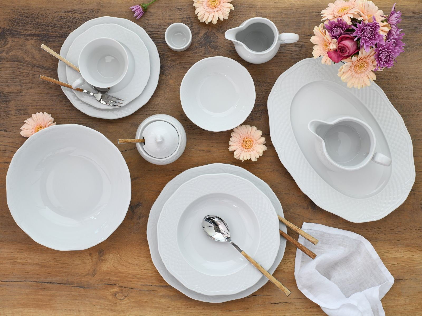 Creatable Arianne, 61-Piece Combination Service Porcelain Tableware Set ...