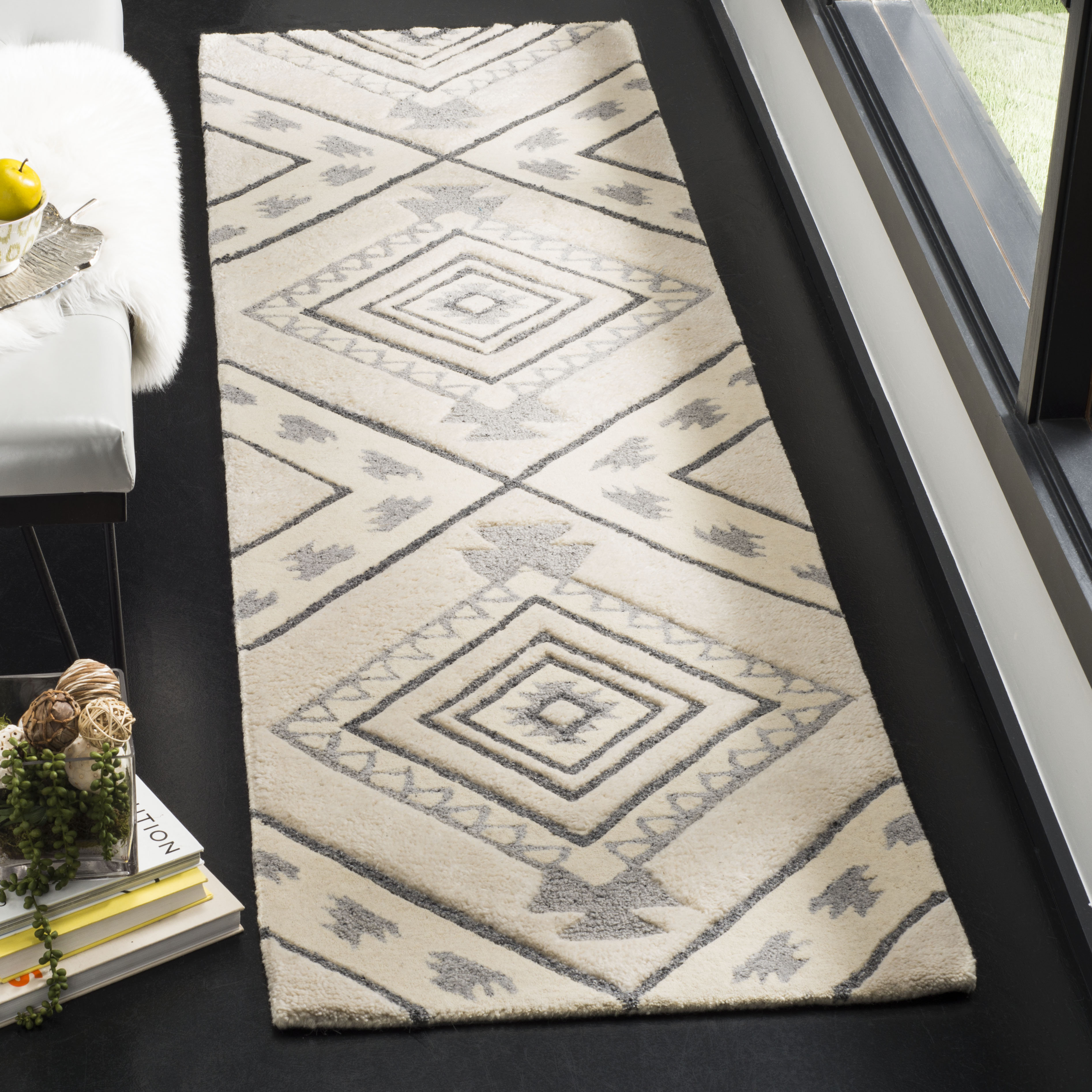 Union Rustic Powell Southwestern Hand Tufted Ivory/Grey Area Rug ...