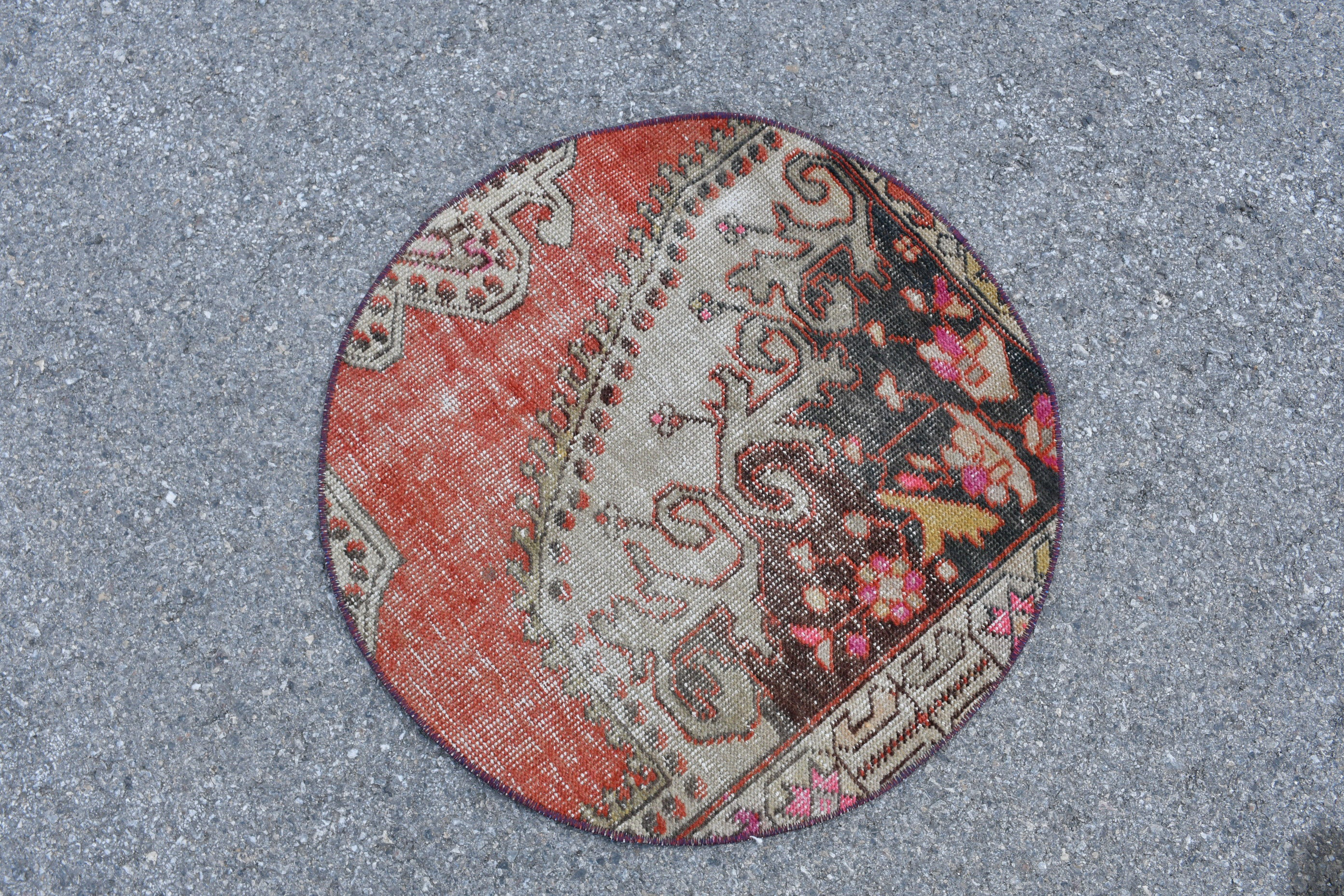 Bungalow Rose Vintage Handmade Turkish Round Rug with Vibrant Floral ...