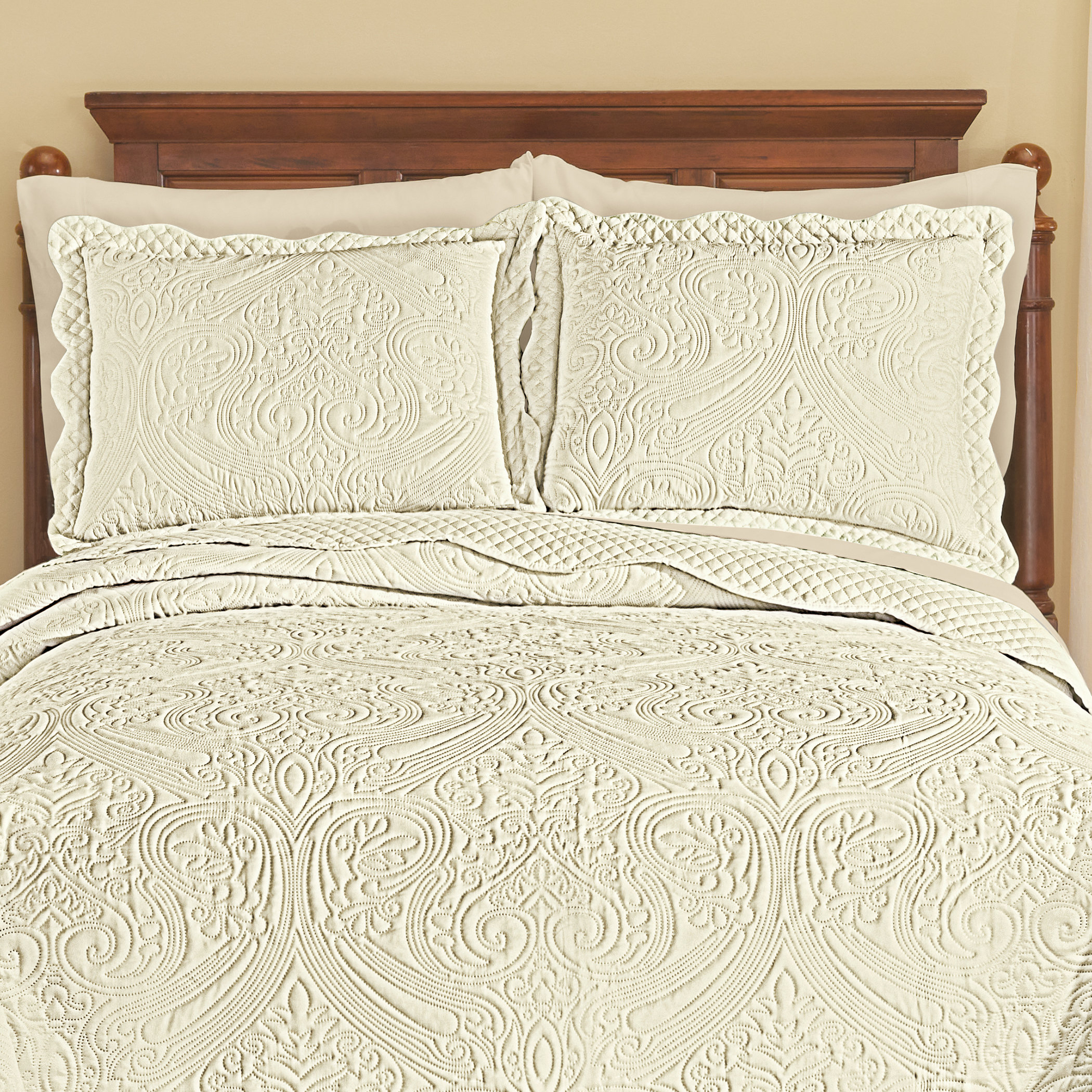 Winston Brands Luxe Textured Diamond Design Scalloped Edge Pillow Sham ...