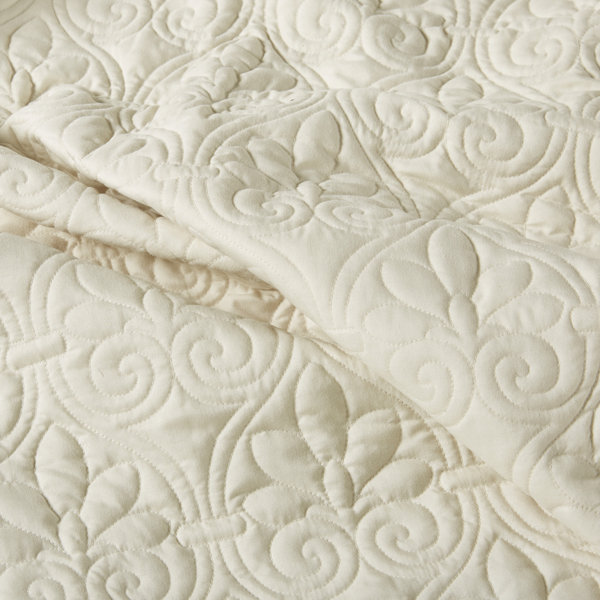 Madison Park Quebec 3 Piece Split Corner Pleated Quilted Bedspread ...