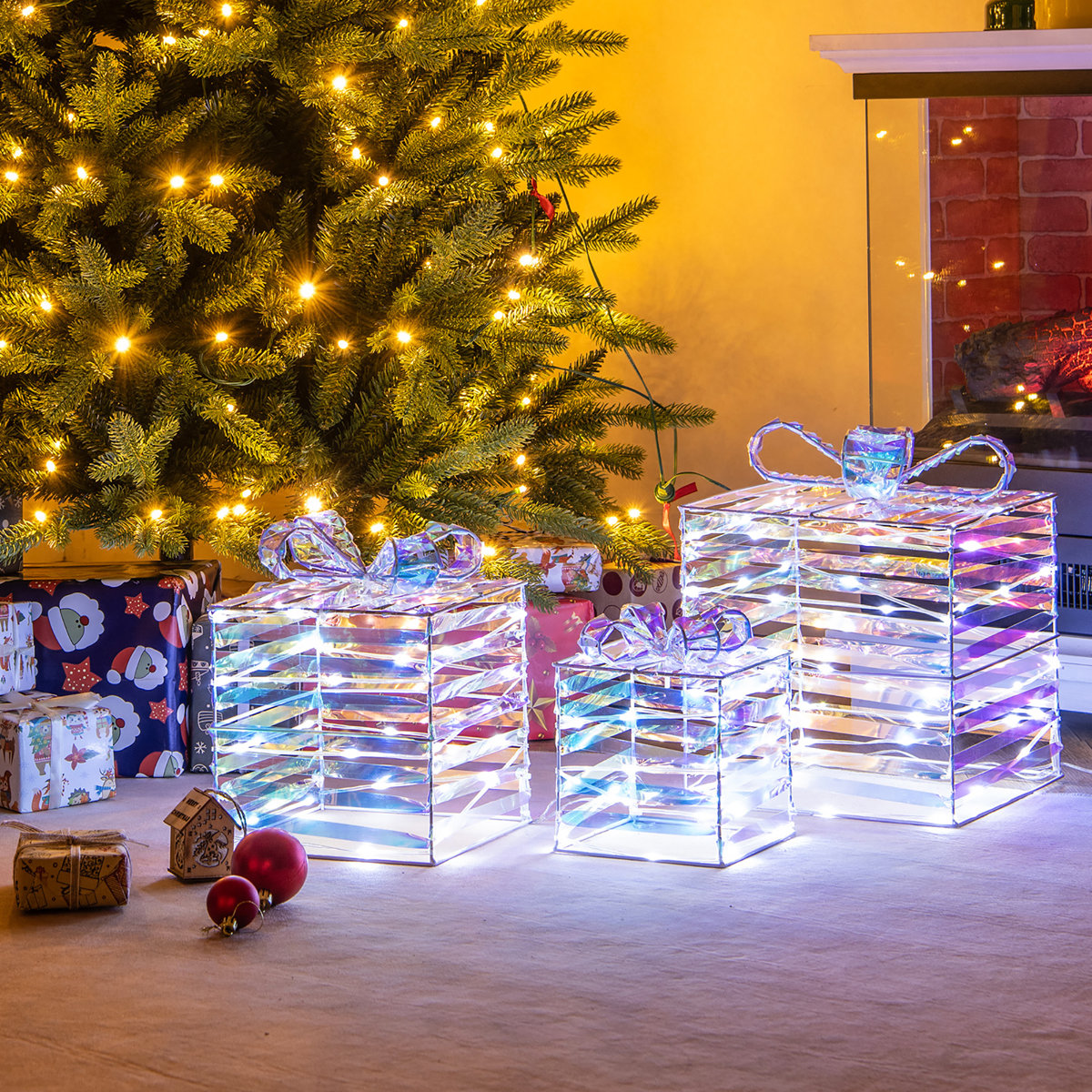 The Holiday Aisle® 3 Pieces Christmas Lighted Gift Boxes 90 LED Light ...
