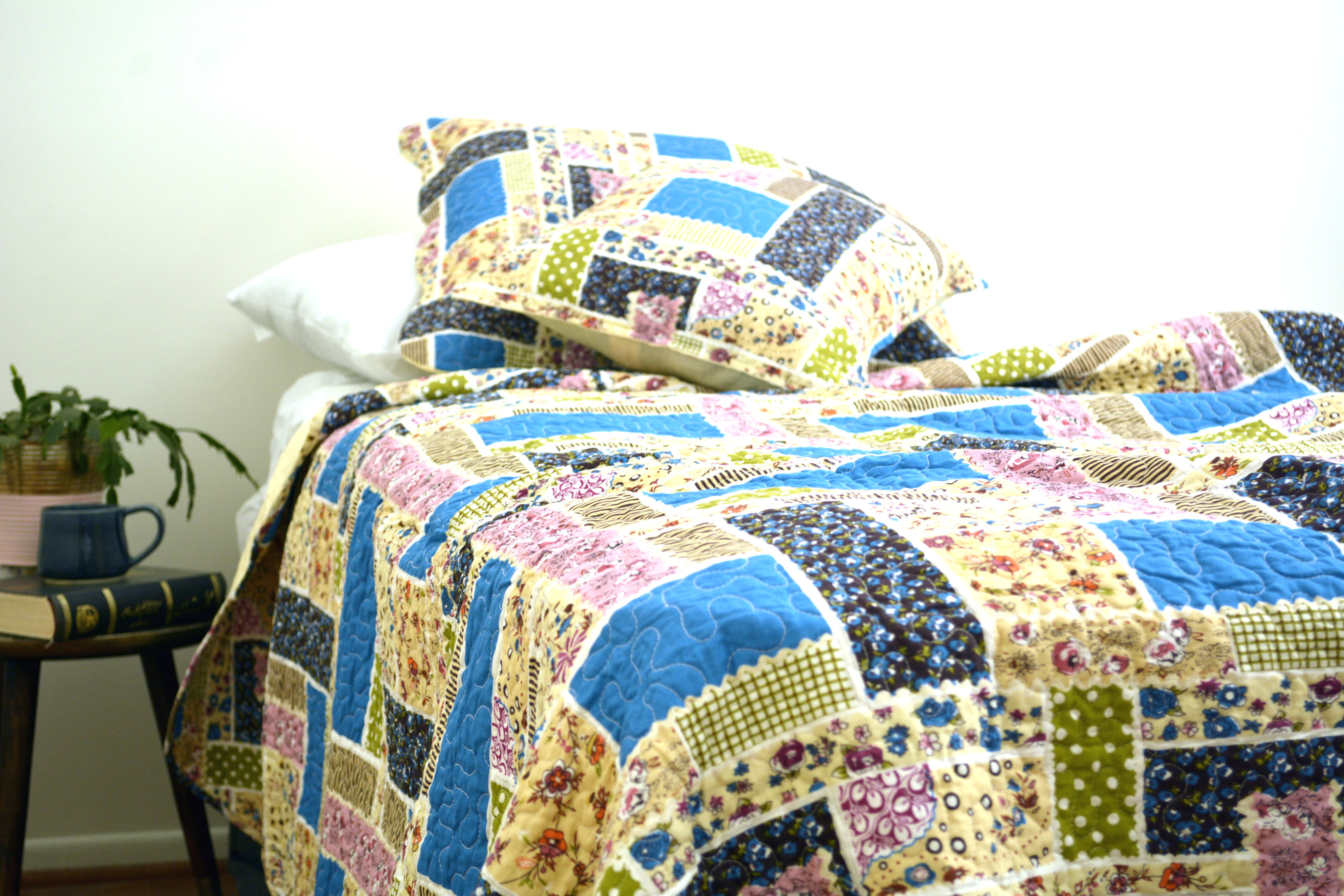 DaDa Bedding Floral Patchwork Reversible Quilt Set | Wayfair