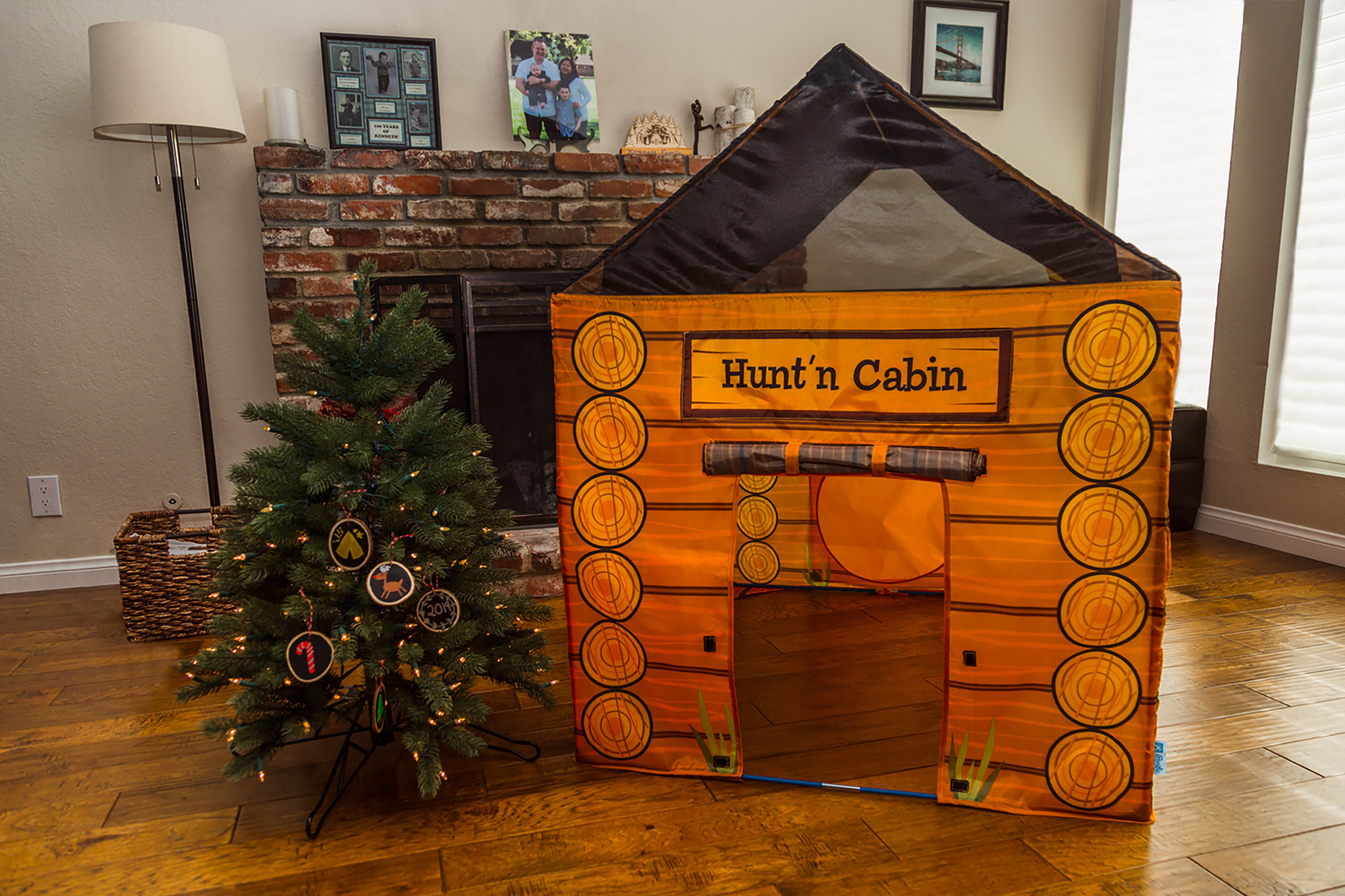 Pacific Play Tents Pacific 3.2' x 4.1' Indoor/Outdoor Polyester Play ...