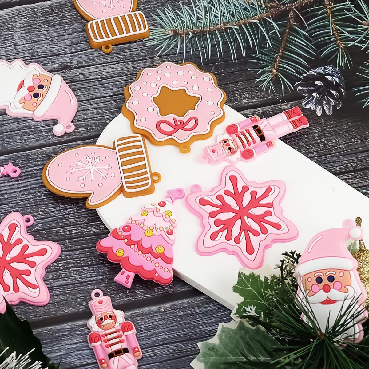 The Holiday Aisle® 12 pièces d'ornements de bonhomme de pain d'épice de ...