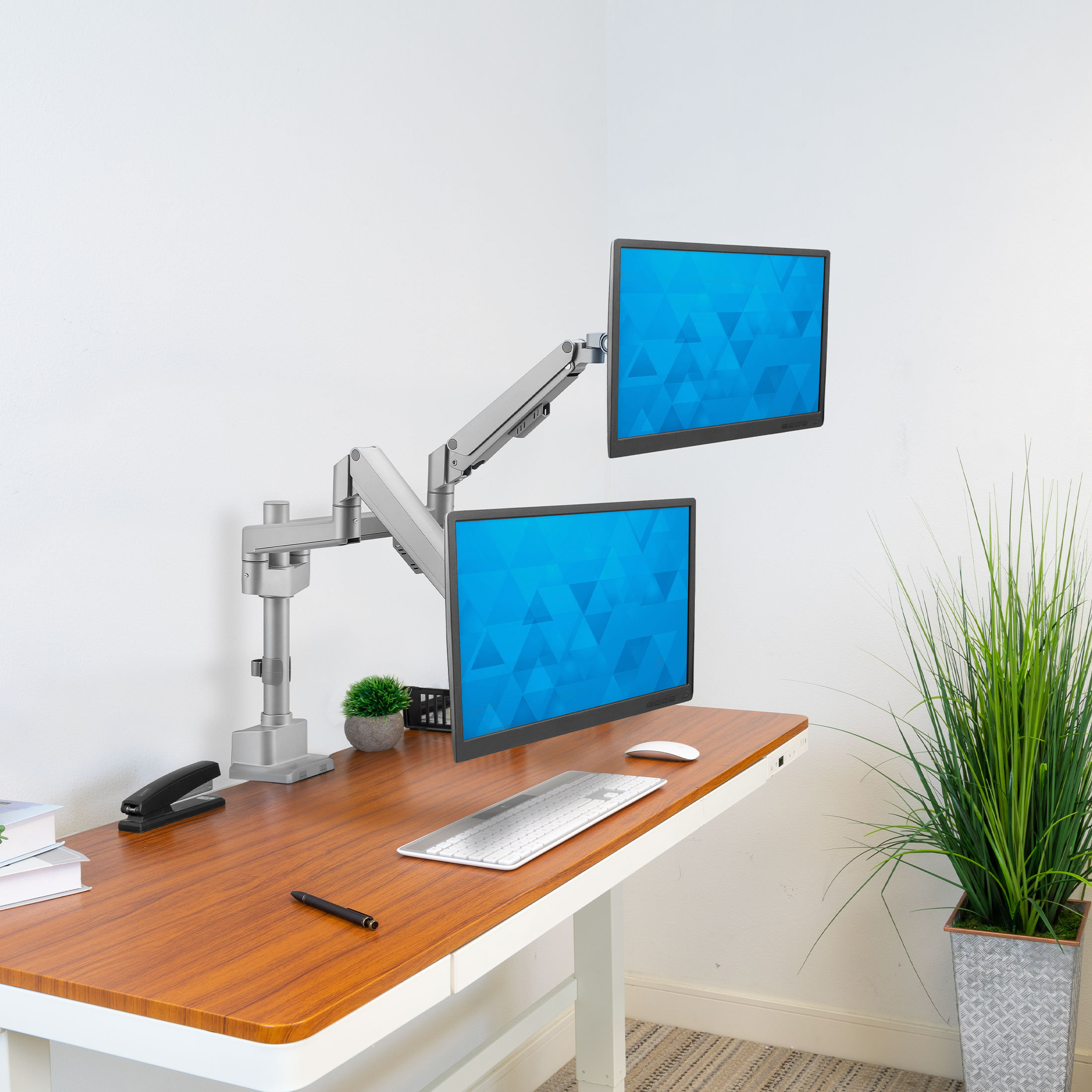 Mount-it Silver Motorized Adjustable Multi Screen Desk Mount for 32 ...
