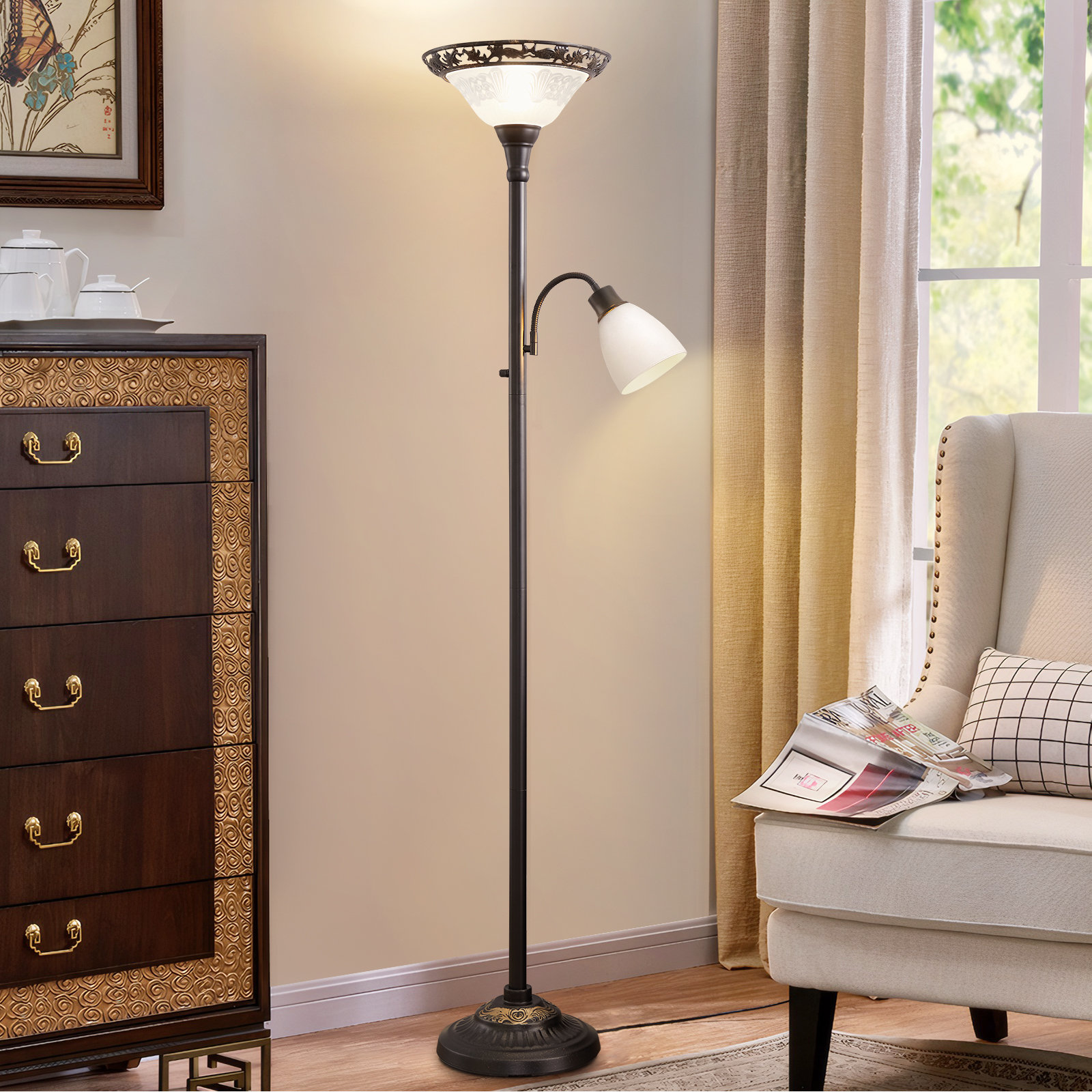 Charlton Home® Lampe torchère sur pied 70 po avec abat-jour en verre ...