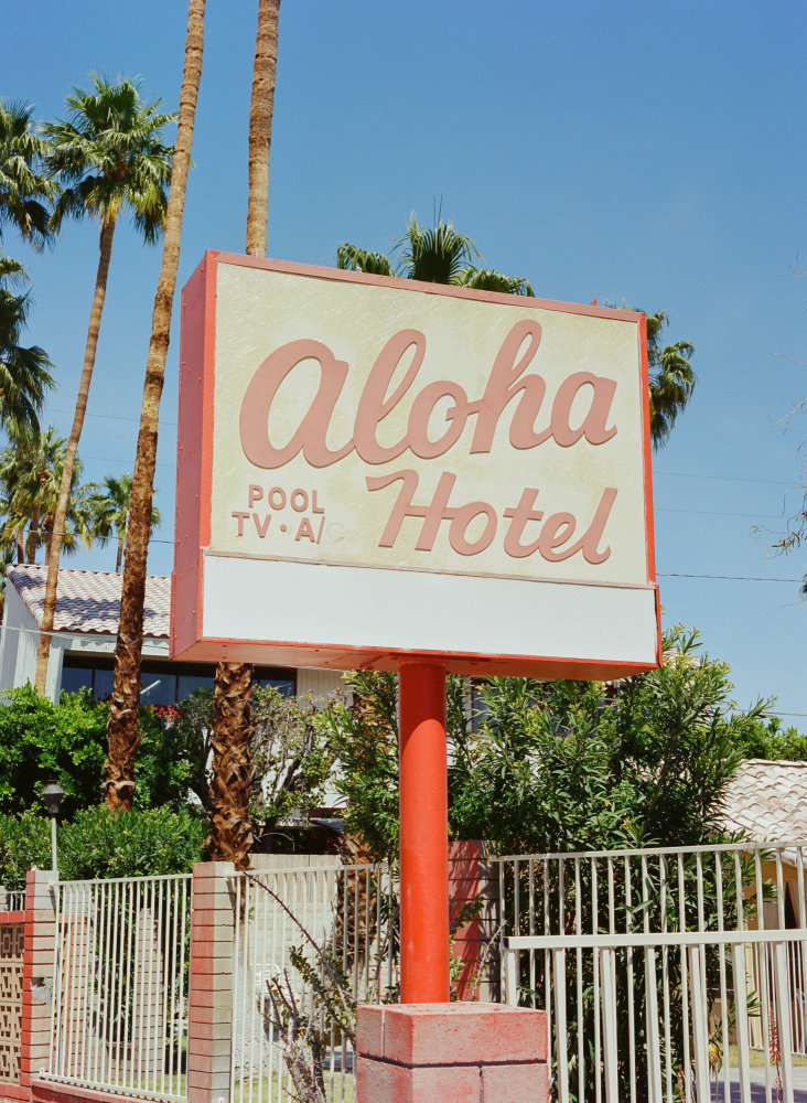 17 Stories Aloha Hotel | Wayfair.co.uk