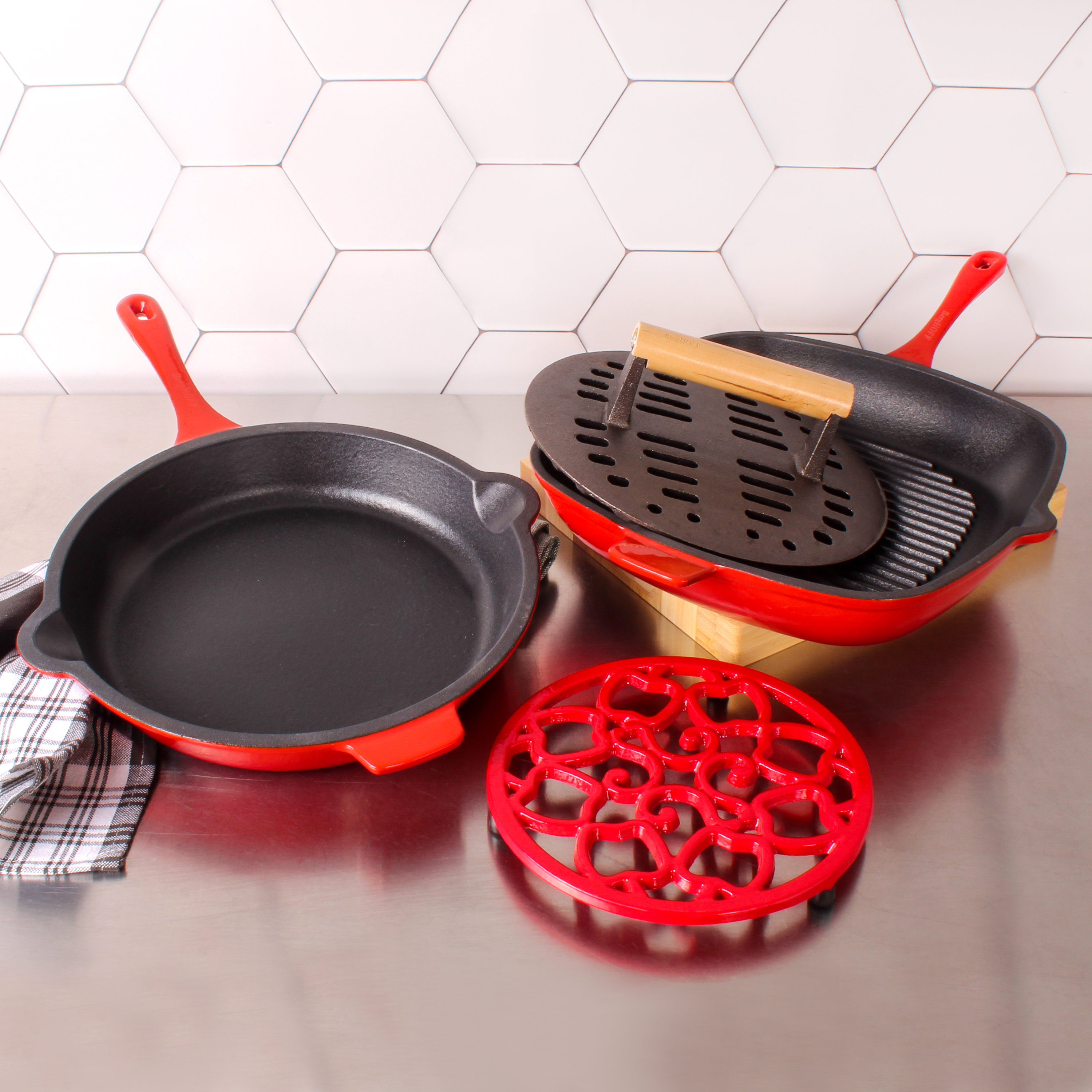 BergHOFF Neo 4Pc Cast Iron Cookware Set with Trivet, Red & Reviews ...