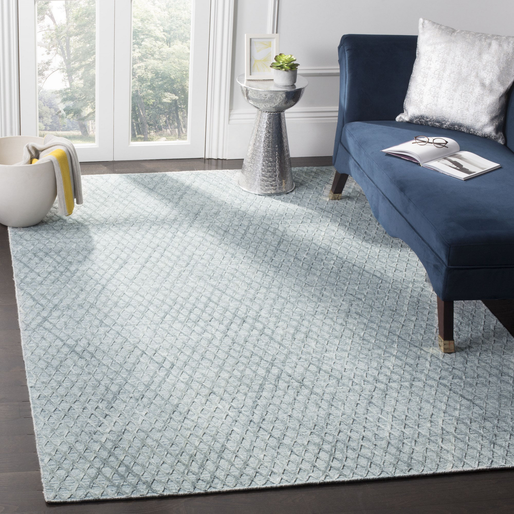 Latitude Run® Endor Hand Loomed Viscose/Wool Geometric Rug in Indigo ...
