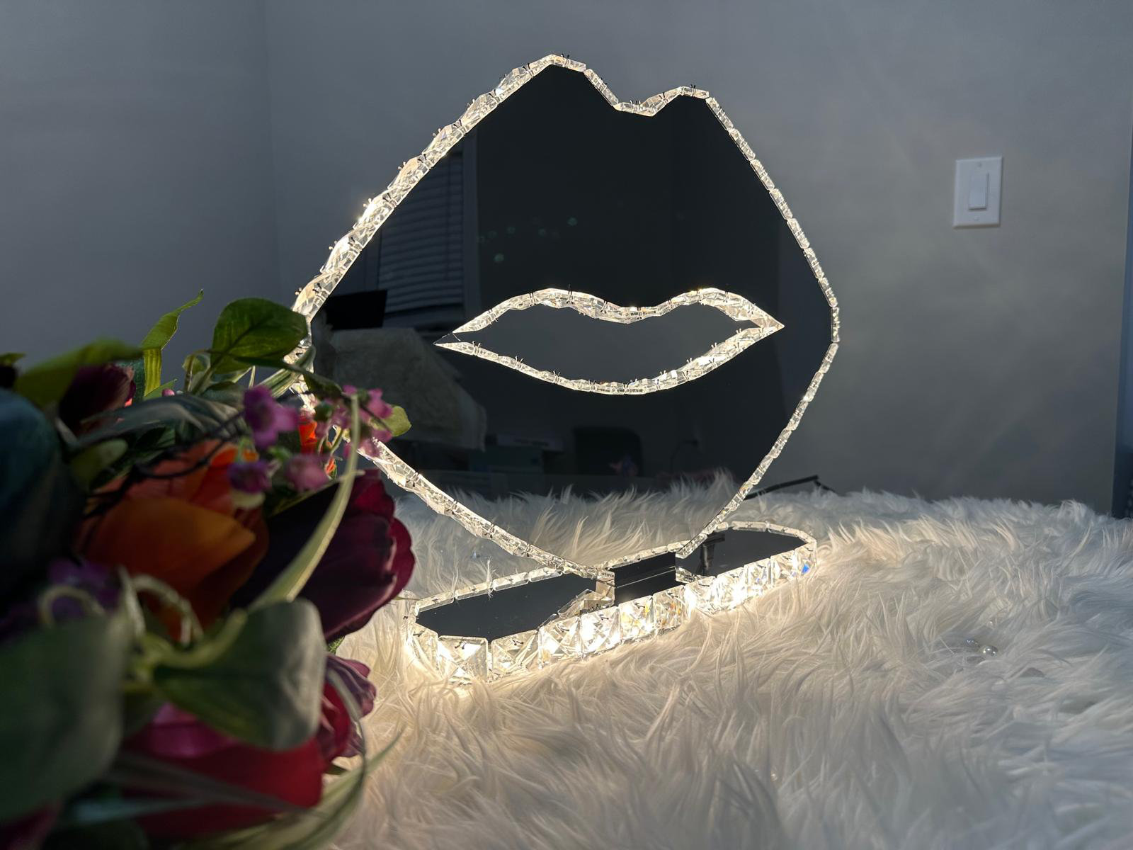 Rosdorf Park Lips Led Crystal Sign With Stainless Steel Base – 14 ...