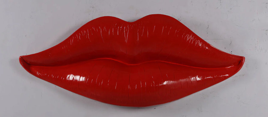 Trinx Jiayue Lips Red Wall Decor Prop Resin Statue | Wayfair