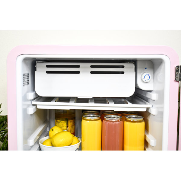 Frigidaire FRIGIDAIRE Retro Compact Fridge with Chiller, 3.2 cu ft ...