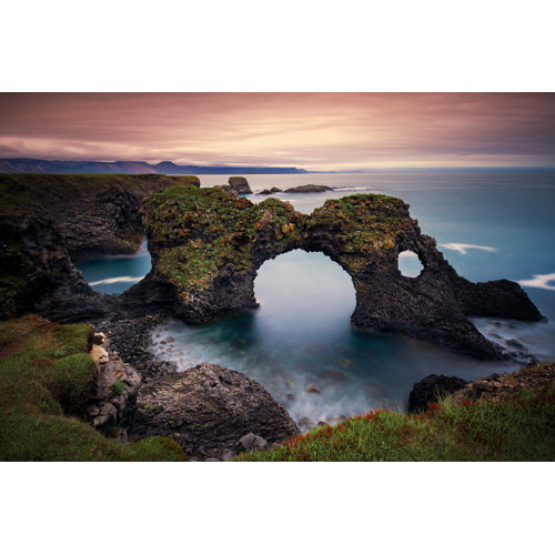 Highland Dunes Adalie Gatklettur Arch Rock Near Hellnar, Snaefellsnes ...