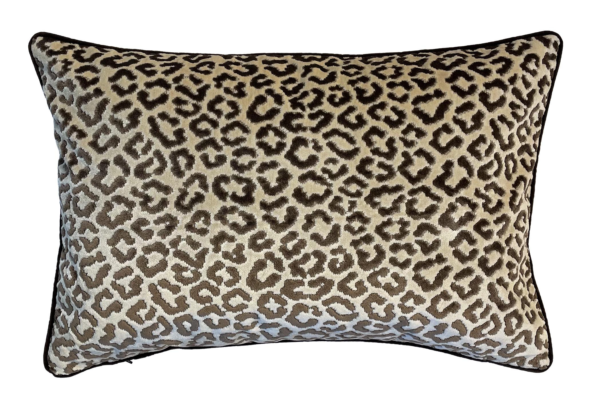 Metrohouse Designs Kastoria Square Velvet Pillow Cover & Insert | Wayfair