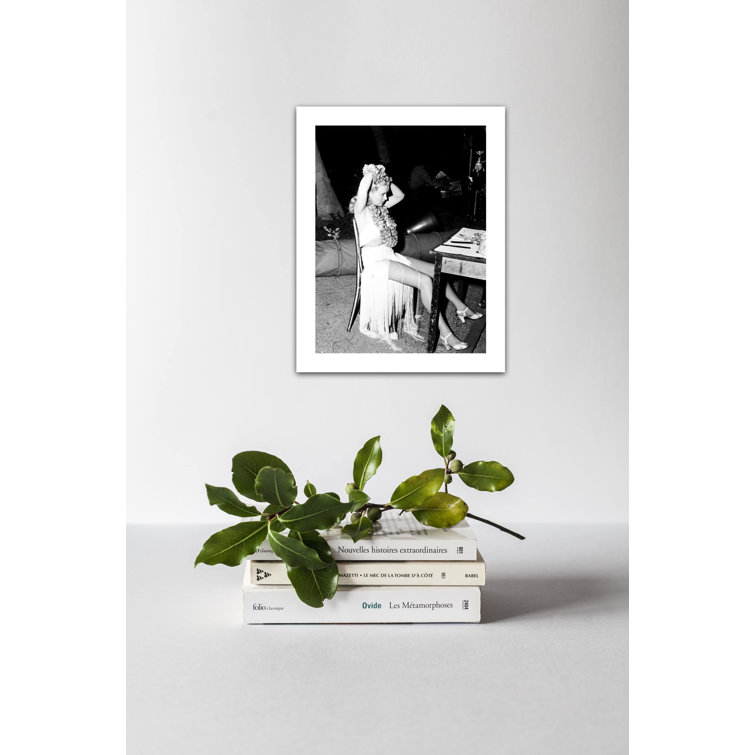 Globe Photos Entertainment Betty Grable Sitting On Chair On Paper Print ...