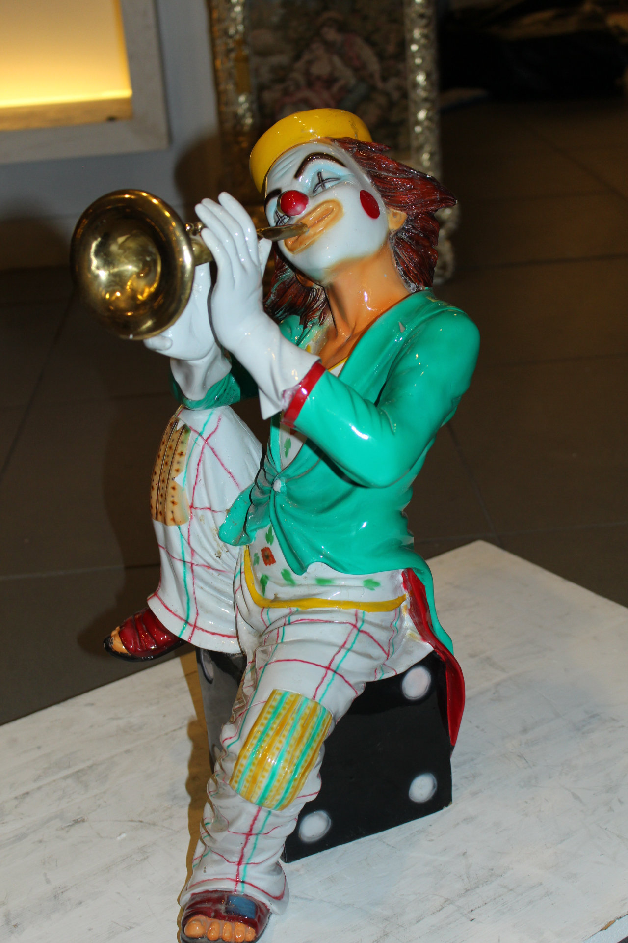 Nifao Statues Colorful Clown Playing Instrument Bronze Statue - Size ...