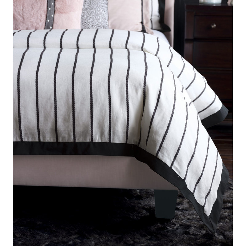 Eastern Accents Vadoma Linen Comforter by Barclay Butera & Reviews ...