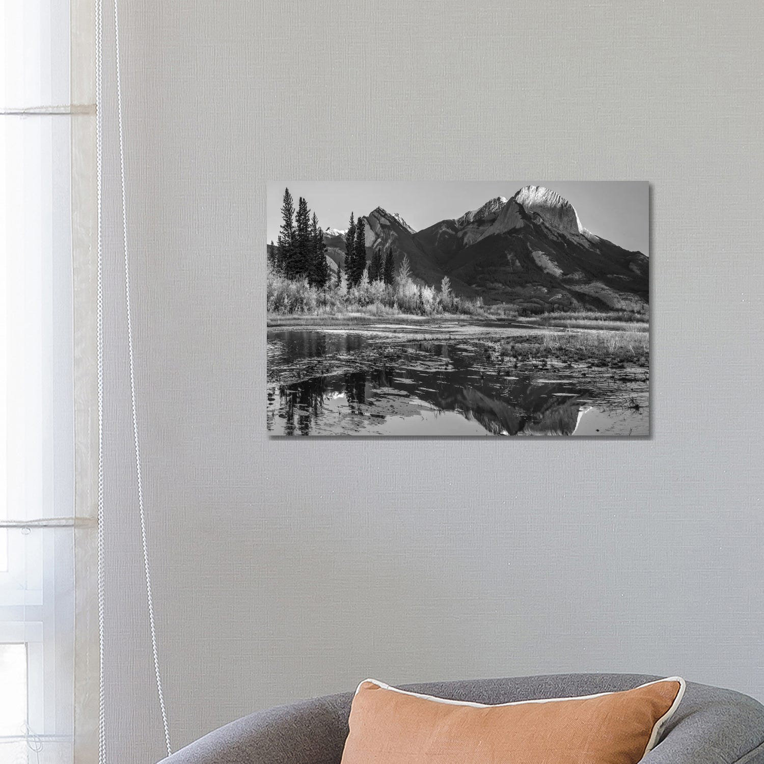 Latitude Run Mountain and river, Roche Ronde, Athabasca River, Jasper ...