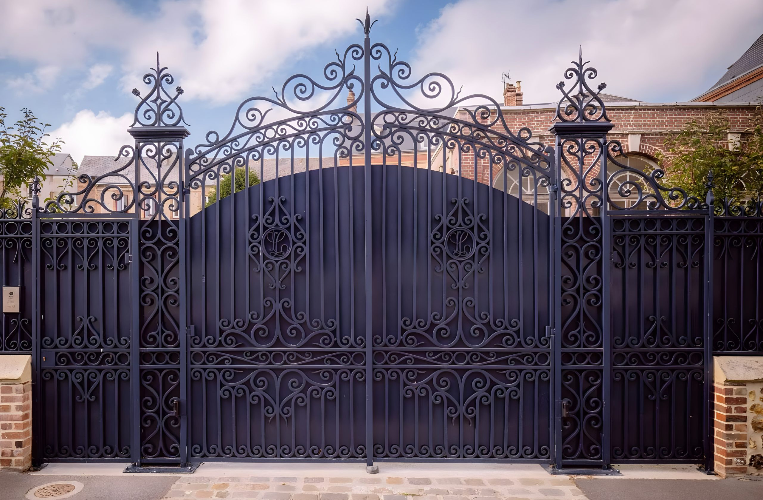 TAIMCO Royal Majestic Custom Fabrication Metal Driveway Gate | Wayfair