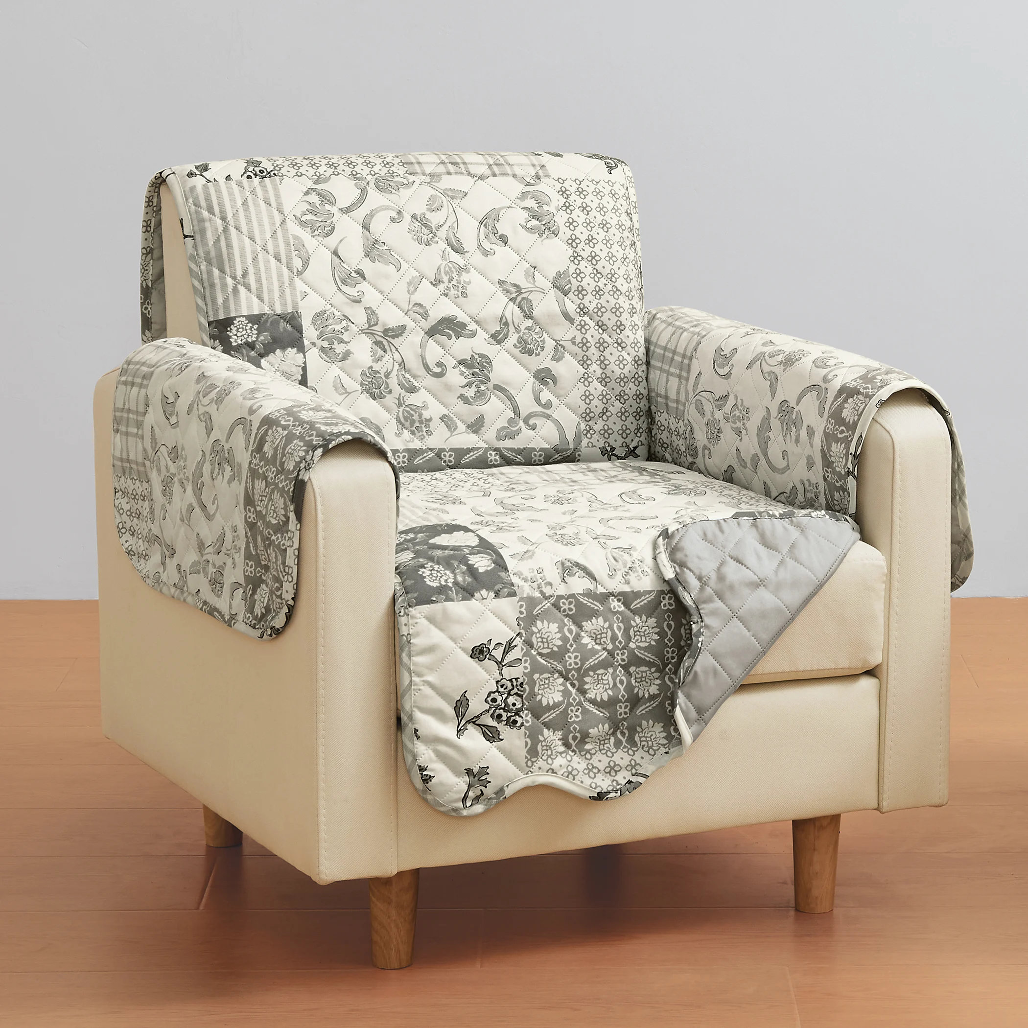 August Grove® Garden Floral Patchwork Scalloped Edge Furniture ...