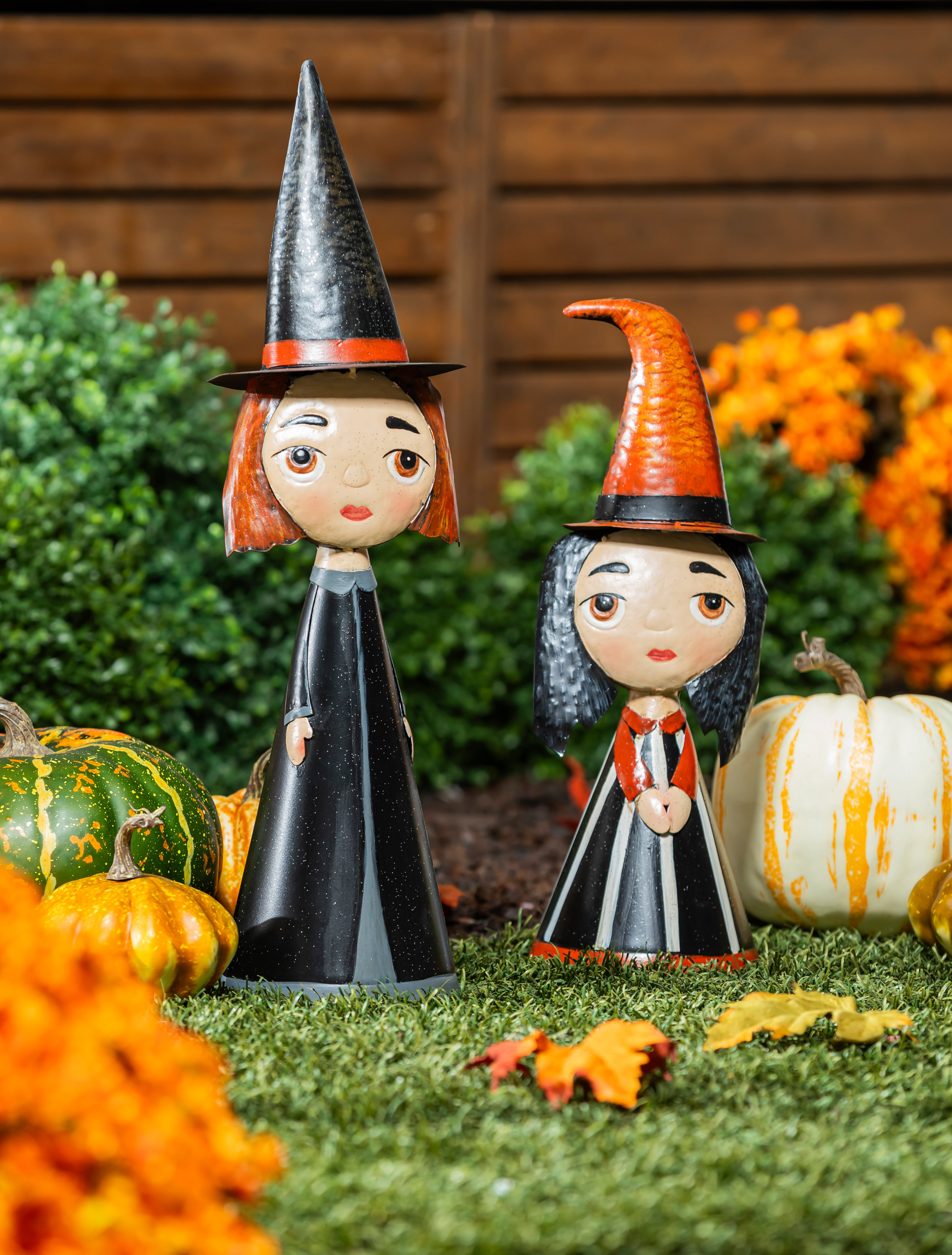 The Holiday Aisle® Metal Outdoor Witch Garden Statuary With Black Hat ...