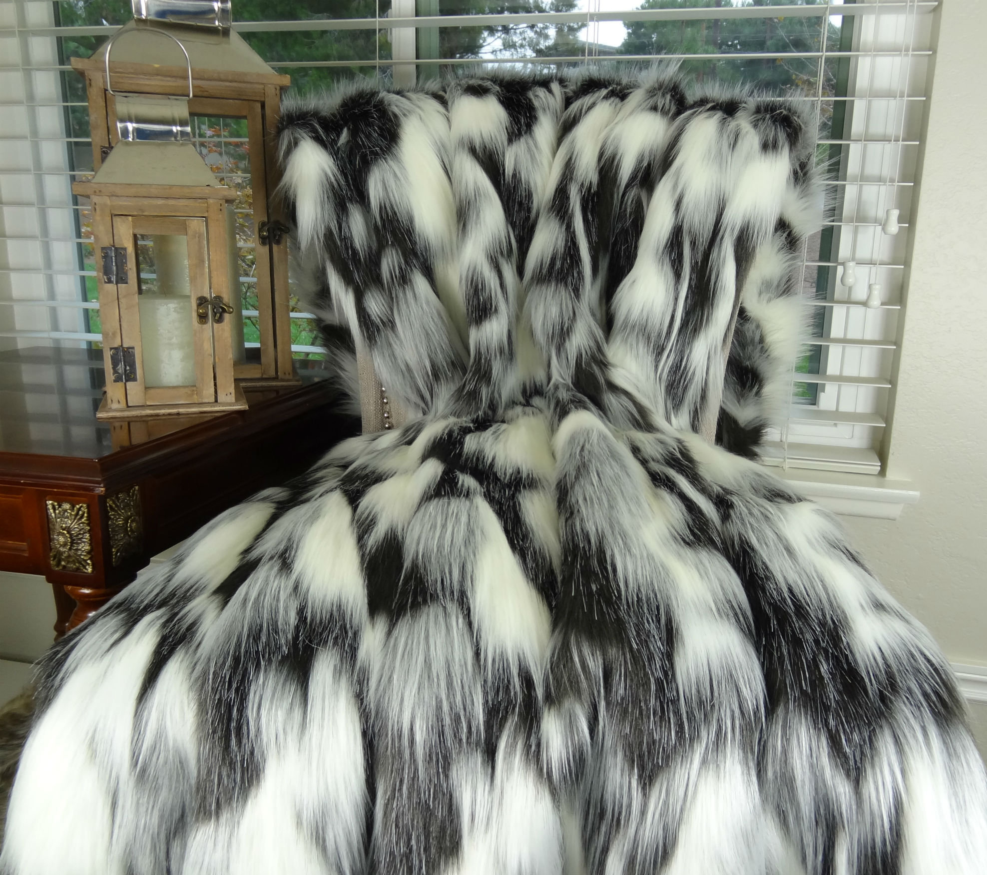 Plutus Brands Thomas Collection Luxury Tibet Black and White Fox Faux ...