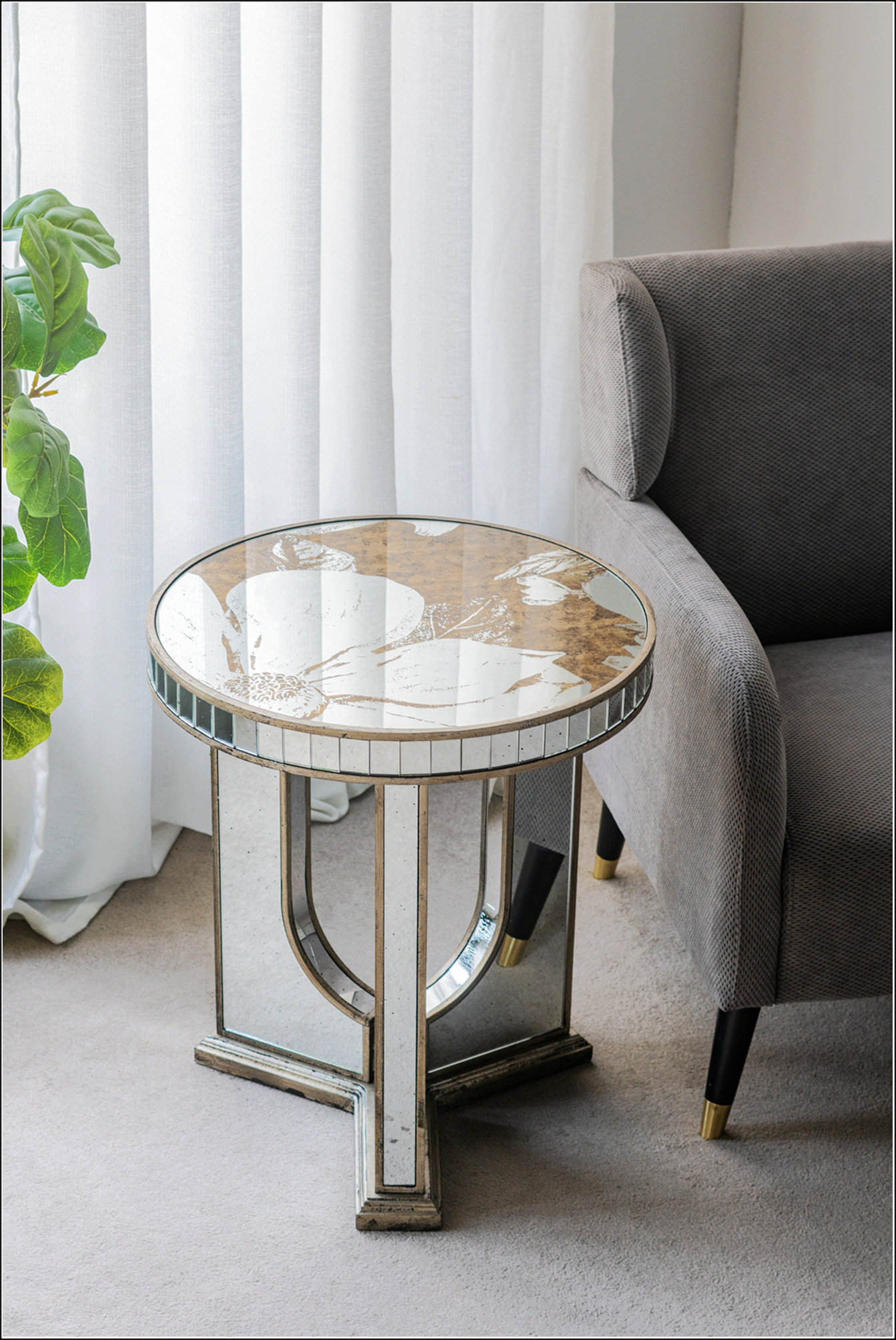 House of Hampton® Round Side Table With Elegant Foral Design And ...