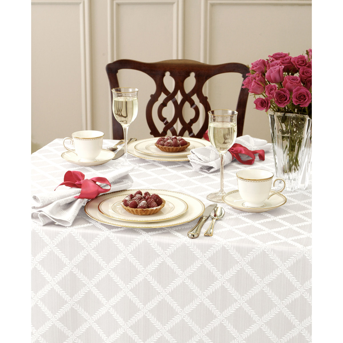 Lenox Laurel Leaf Tablecloth | Wayfair