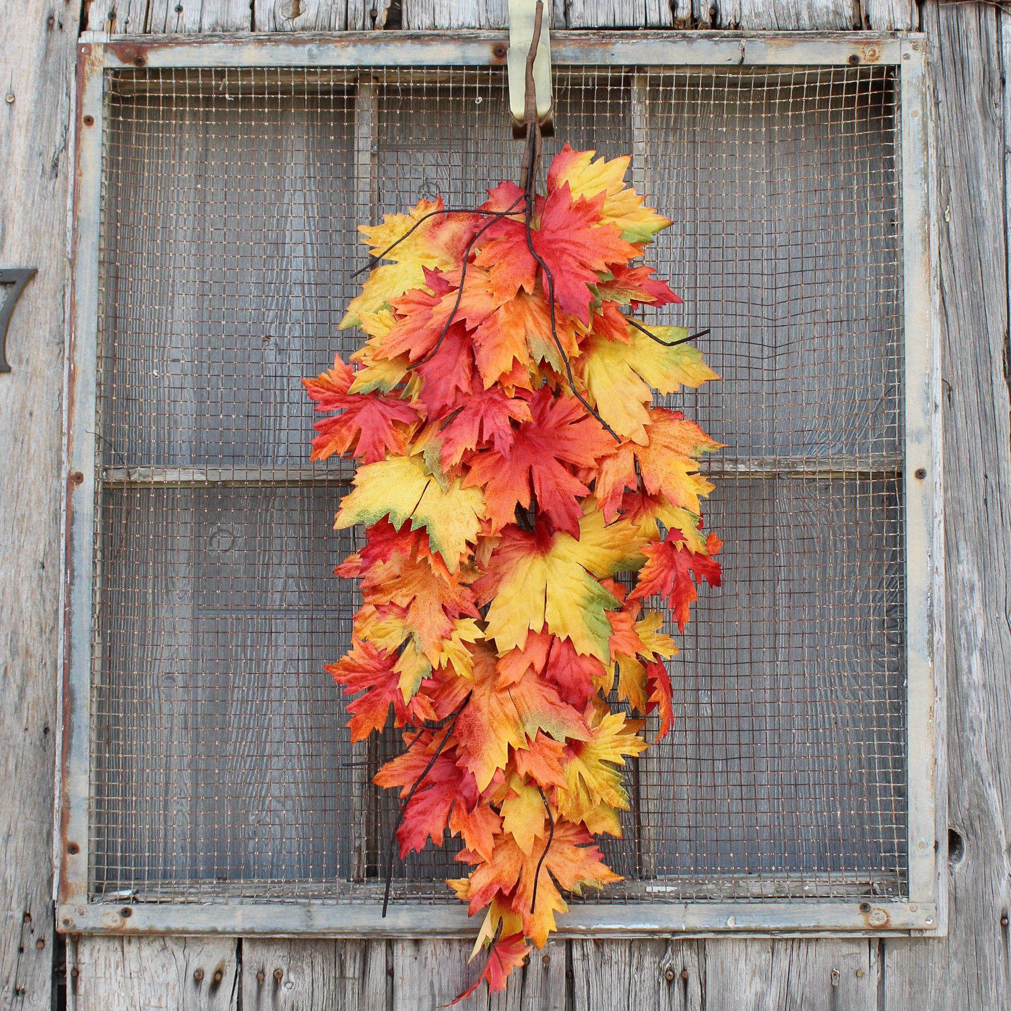 Primrue Autumnal Red, Yellow & Orange Tri-Tone Maple Leaf Classic Fall ...