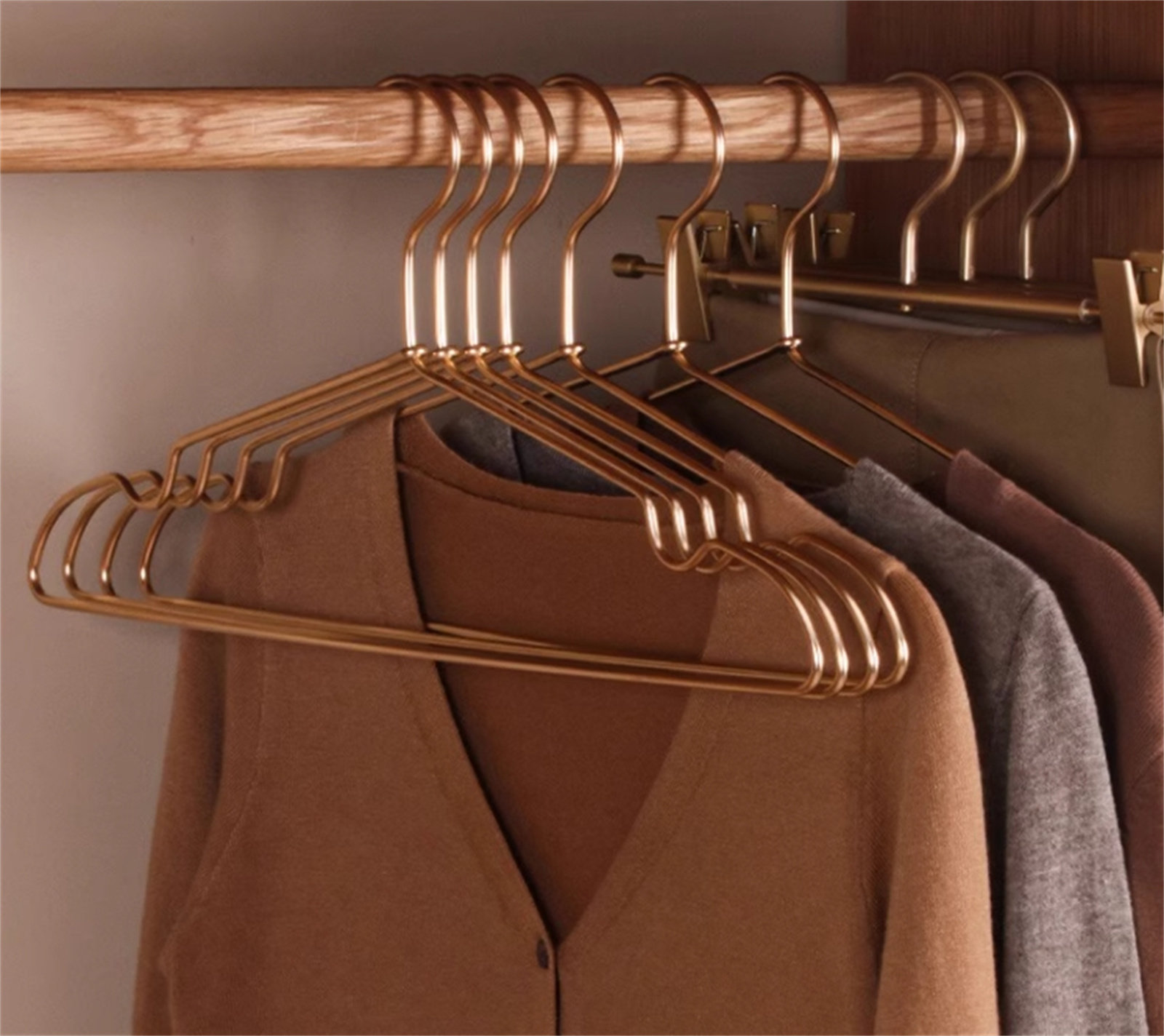 Rebrilliant Seamless Aluminum Alloy Clothes Hanger - Wayfair Canada