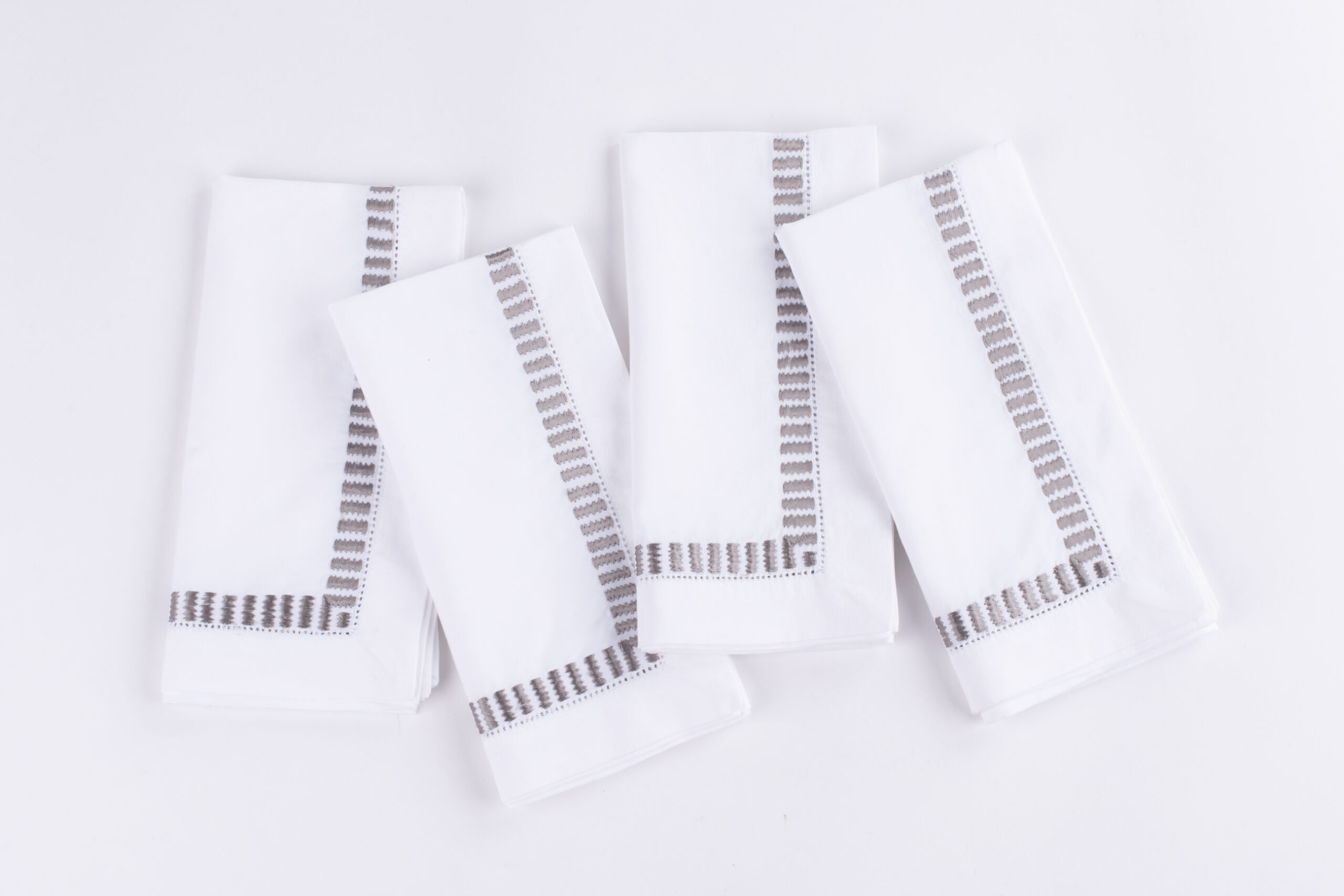 Latitude Run® SERENA DINNER NAPKIN SET (Set of 4), GREY | Wayfair
