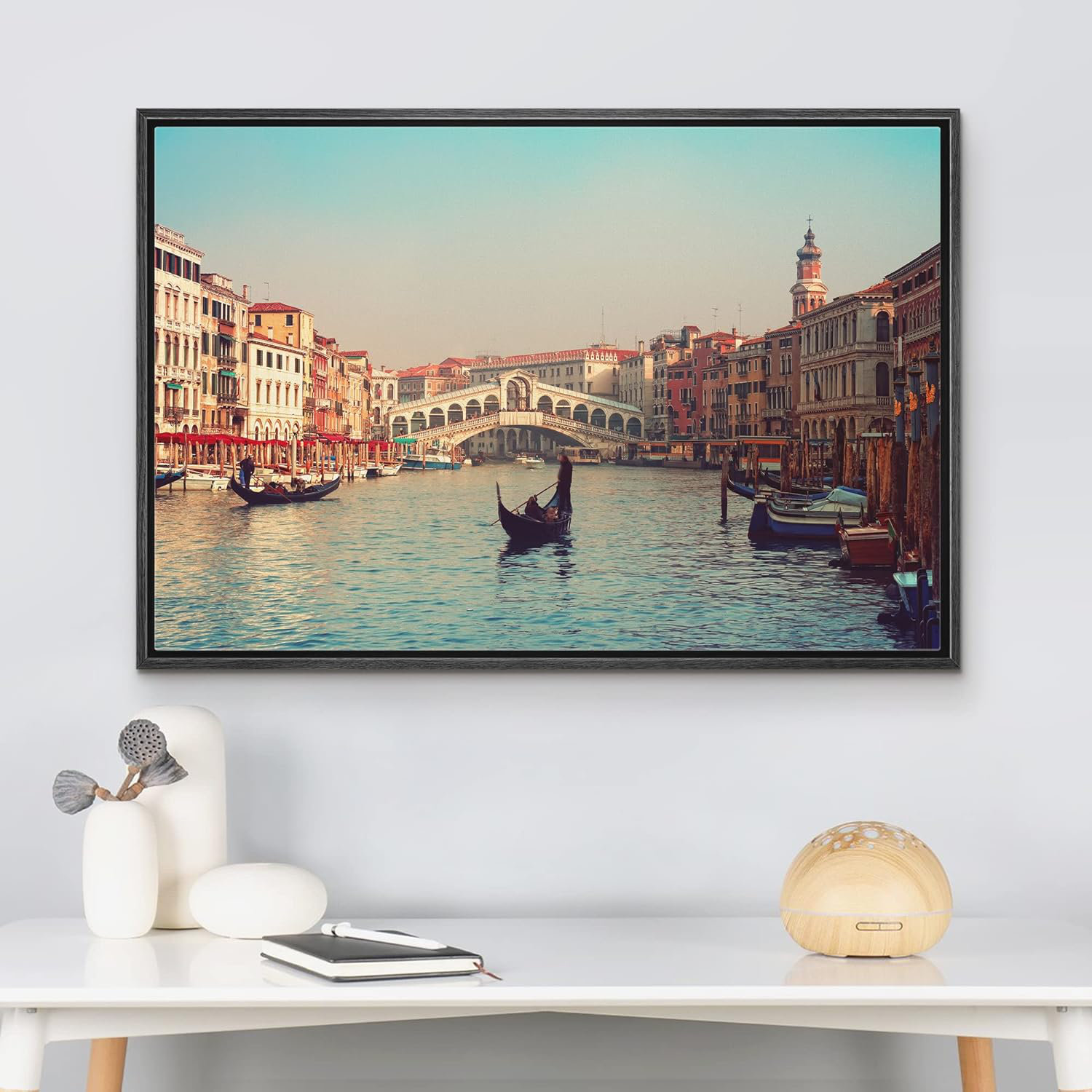 IDEA4WALL Architecture Building Rialto Bridge And Gondolas In Venice ...