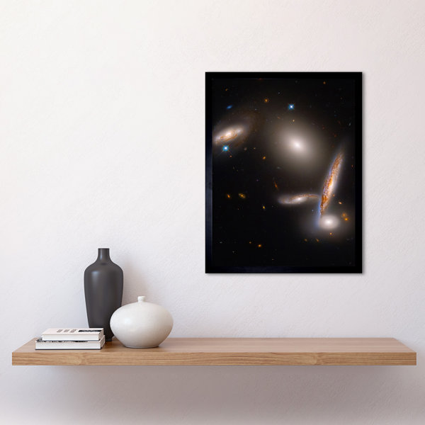 17 Stories Hubble Space Hickson Compact Group 40 Gravitational Dance ...