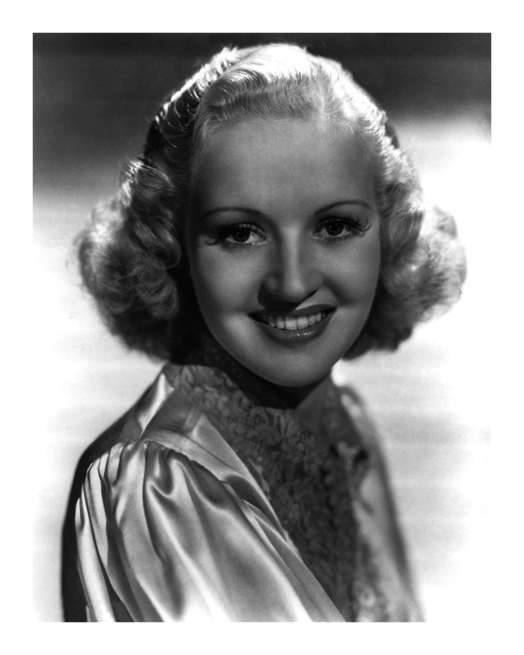 Globe Photos Entertainment Close-up Of Betty Grable On Paper Print ...