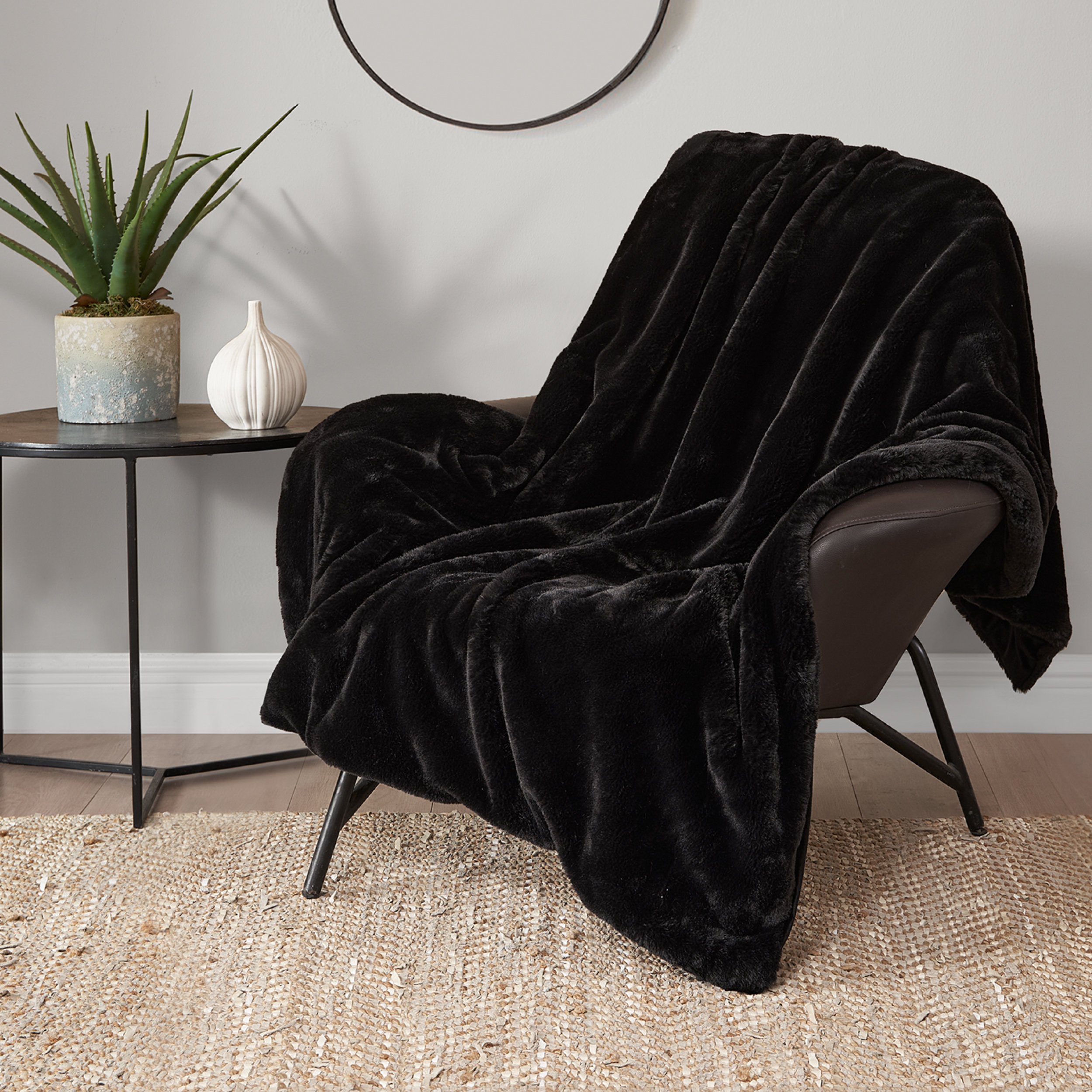 Lucky Brand Reversible Solid Rabbit Mink Faux Fur Luxurious & Soft Thow ...
